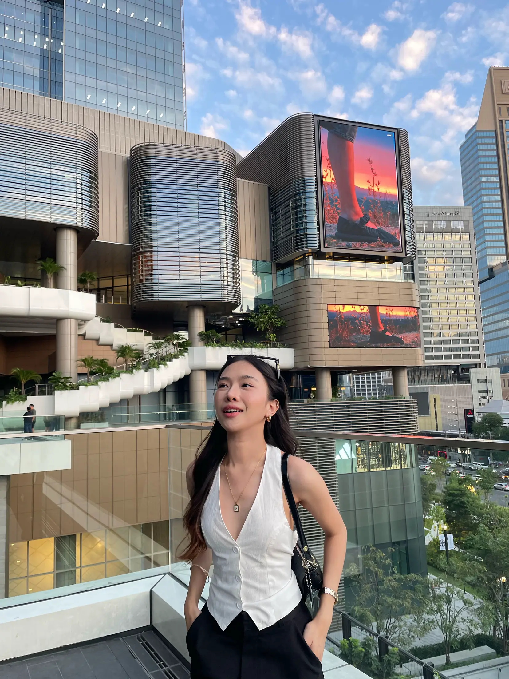 แปะพิกัดถ่ายรูป One Bangkok (เหมือนอยู่ต่างประเทศ) | แกลเลอรีที่โพสต์โดย Piferfern | Lemon8