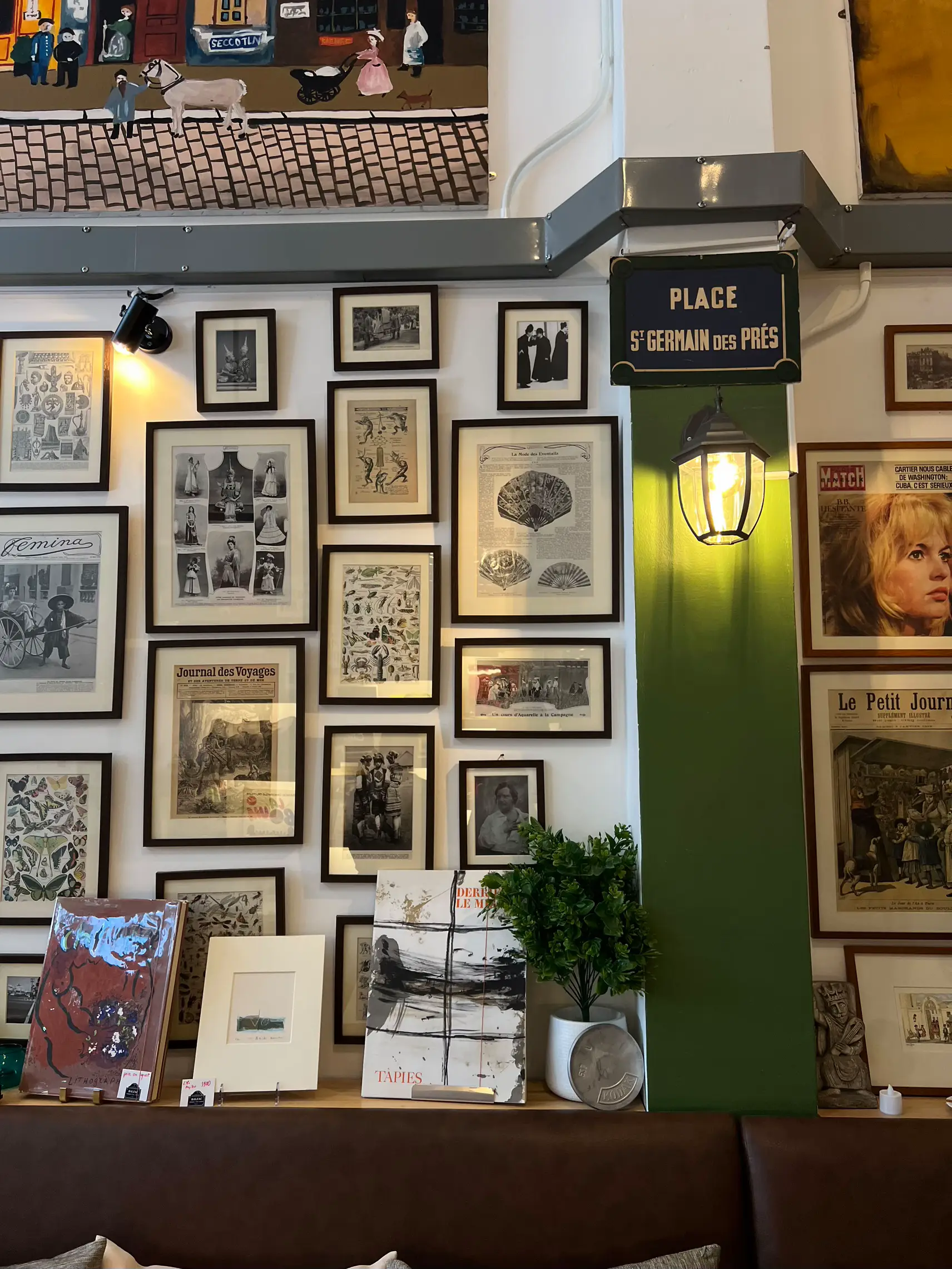 Balzac คาเฟ่และแกลเลอรี่สุดวินเทจ :☕️🖼️) | ย่านเจริญกรุง〜 | แกลเลอรีที่โพสต์โดย Looktan.cy ...