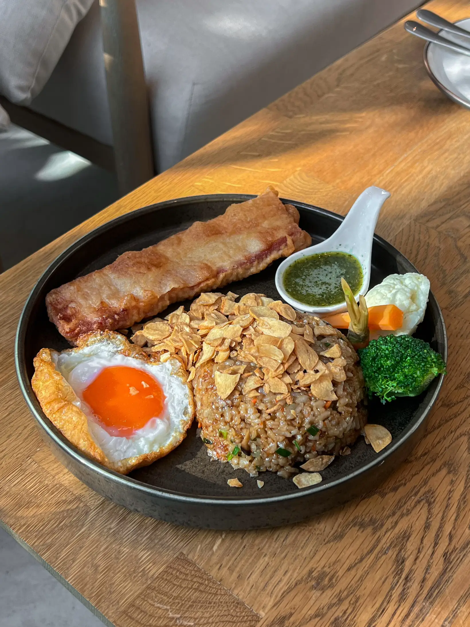 ⛅️🥓คาเฟ่บรันช์มู้ดดีแสงสวยอาหารอร่อยย่านสายไหม🍝🌳 | แกลเลอรีที่โพสต์โดย Jabchaith | Lemon8