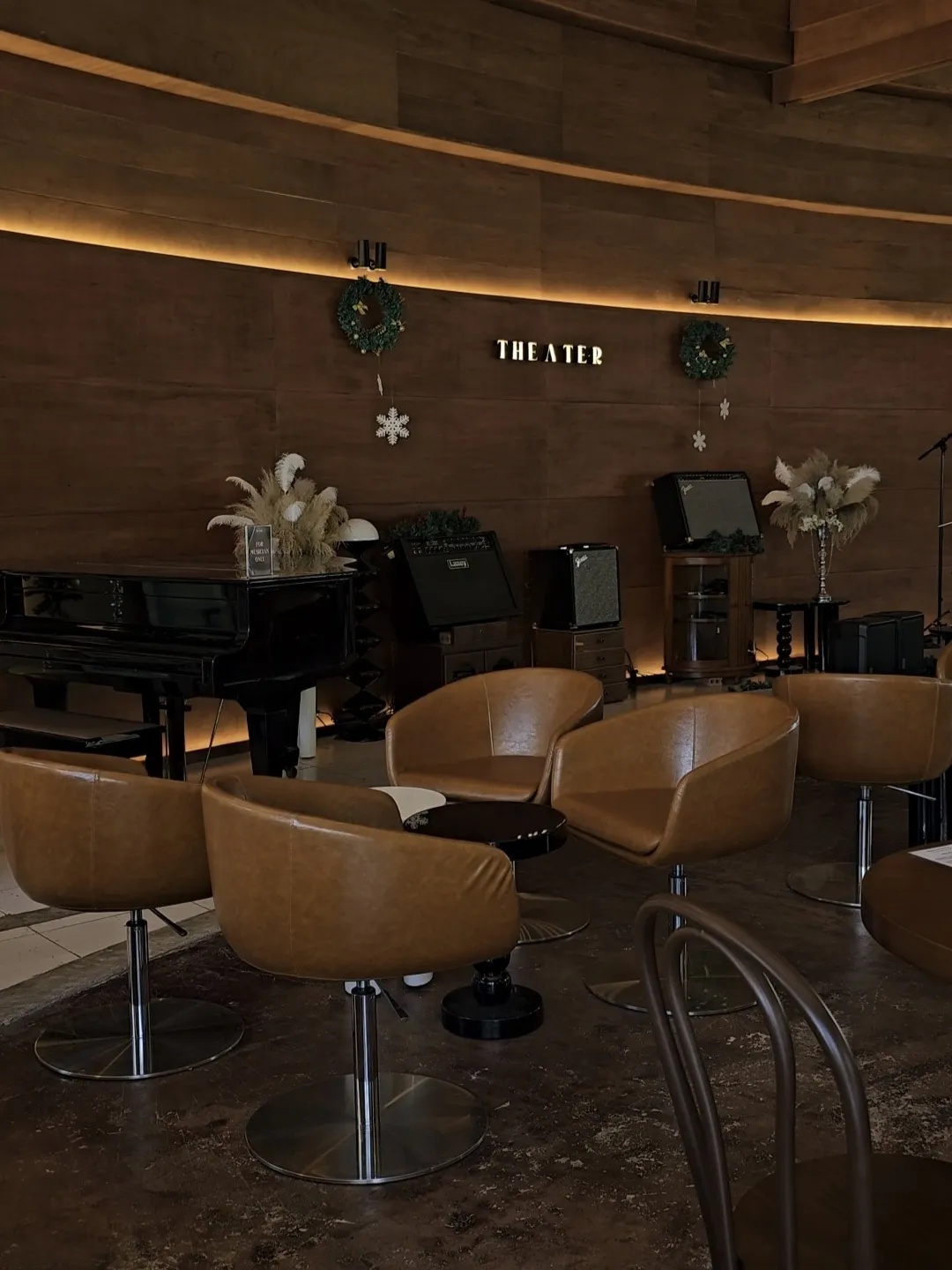 📍THE A TER CHIANG MAI คาเฟ่เชียงใหม่ที่มีดนตรีสด 🎷 | แกลเลอรีที่โพสต์ ...