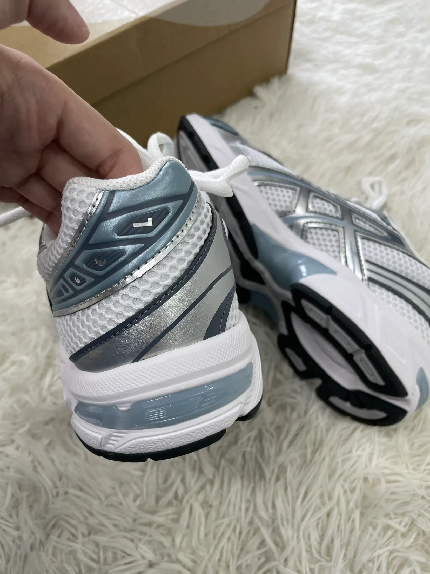 ป้ายยารองเท้า ASICS GEL-1030 "shark skin" 🦈 | แกลเลอรีที่โพสต์โดย ...