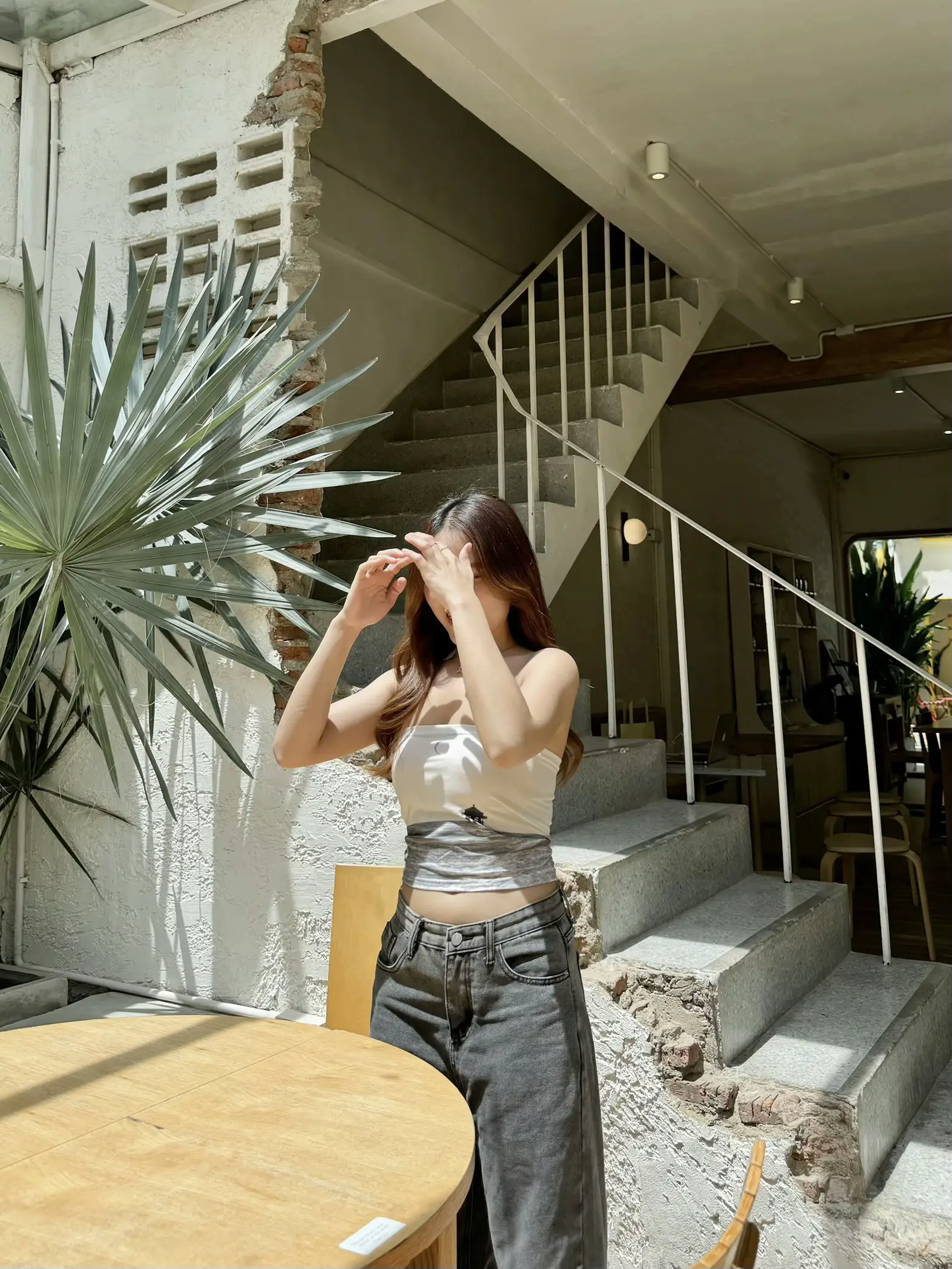 โพสท่าถ่ายรูป ในคาเฟ่ | แกลเลอรีที่โพสต์โดย Mindd | Lemon8