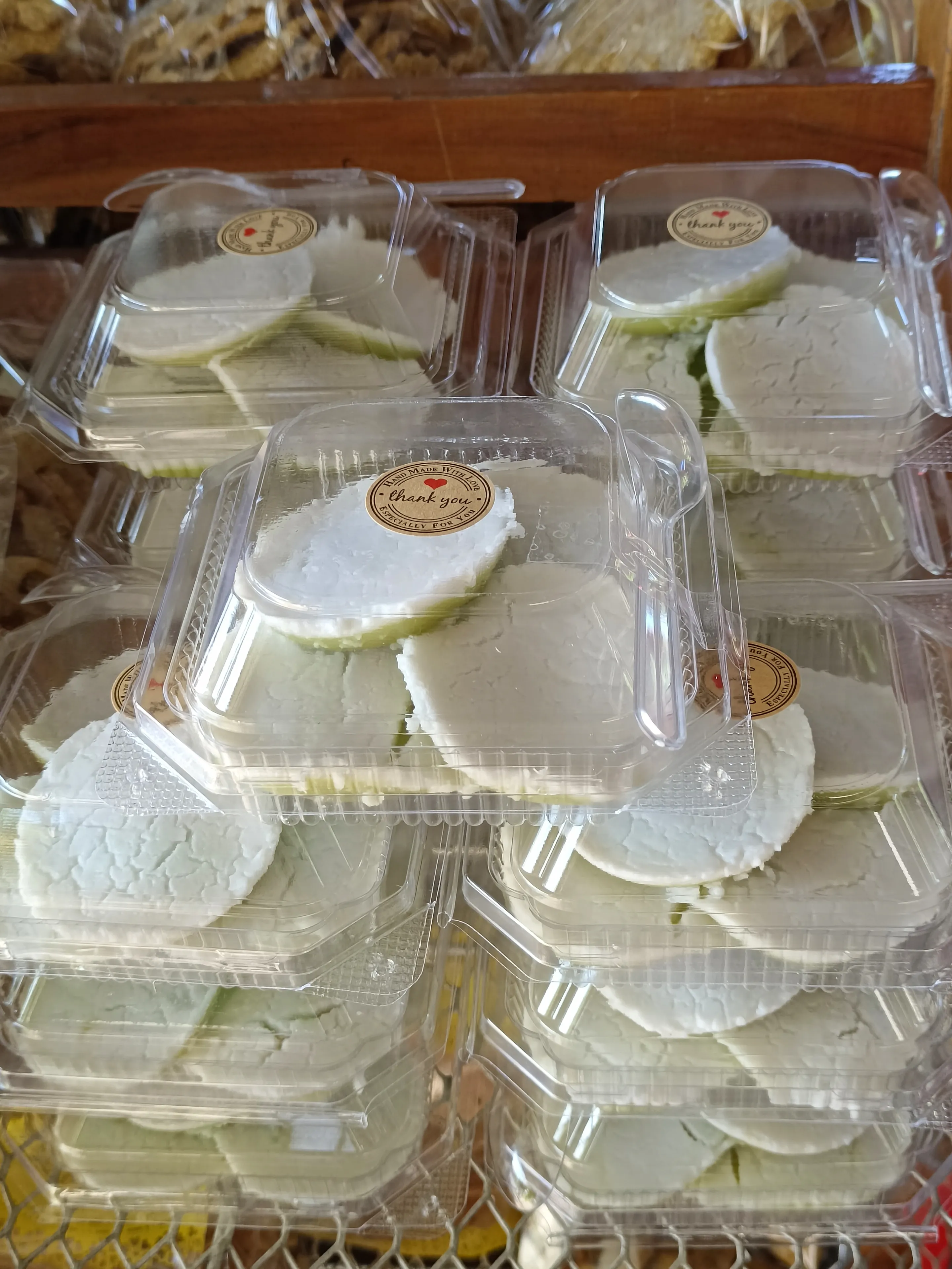 ขนมไทยคู่ร้านก๋วยเตี๋ยว ! | แกลเลอรีที่โพสต์โดย Tukkata BarBie | Lemon8