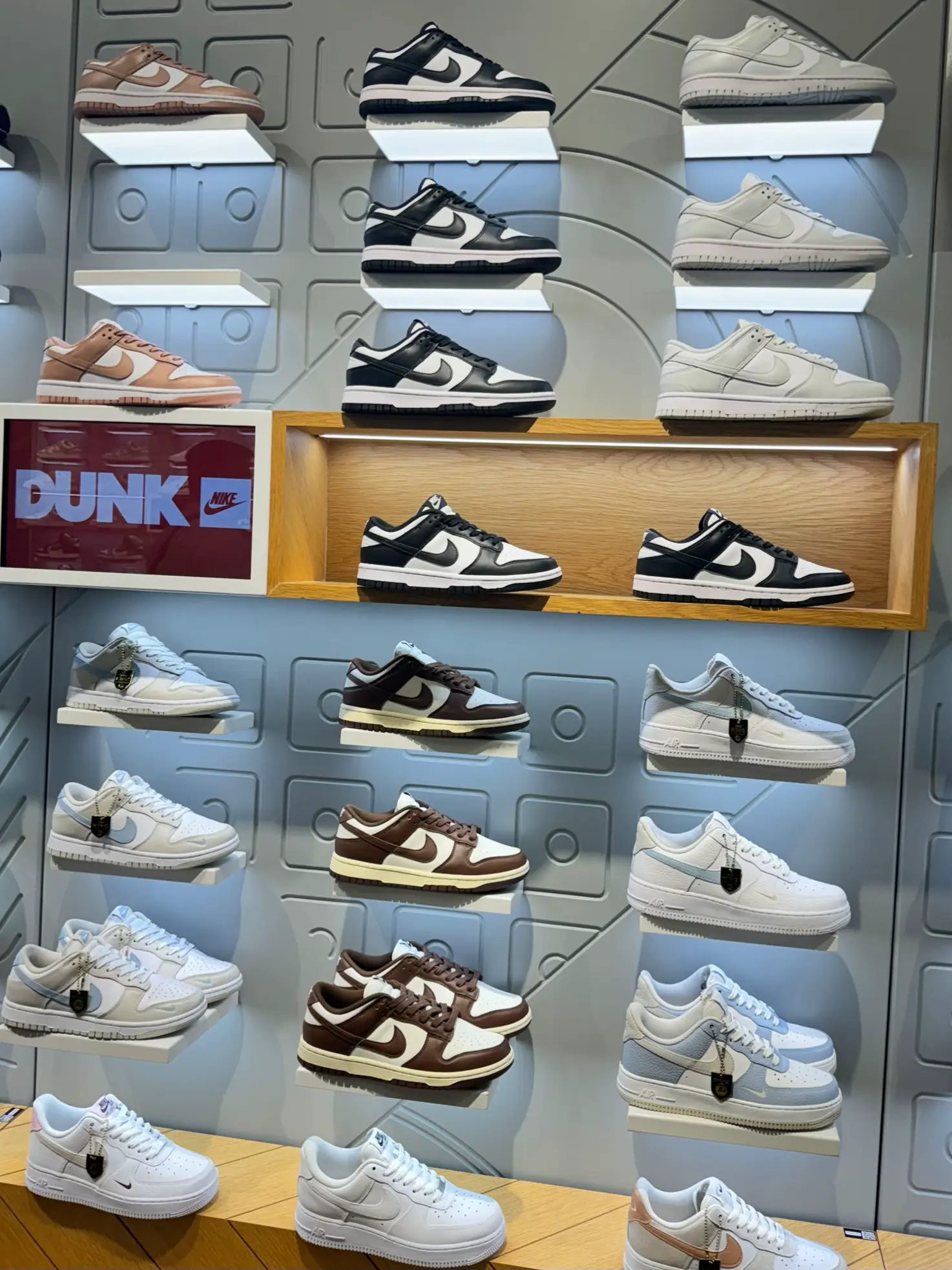 $160 dunks on the shelves..😳 IN SG | Gallery posted by salmon4lyfe | Lemon8