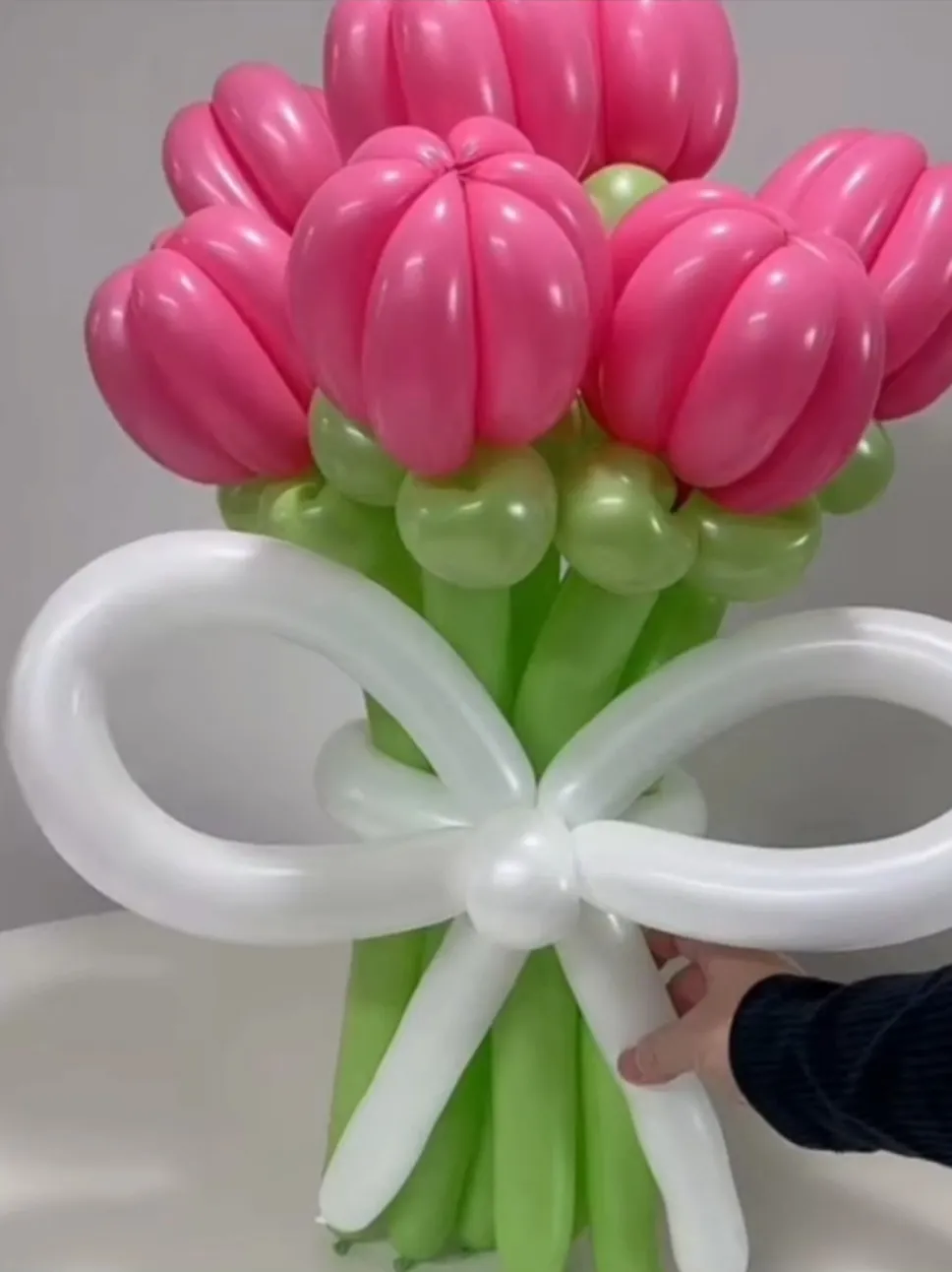 ประหยัดงบด้วย ลูกโป่งช่อดอกไม้ 💐💐💐💐 วิดีโอที่เผยแพร่โดย ⓝ Lemon8