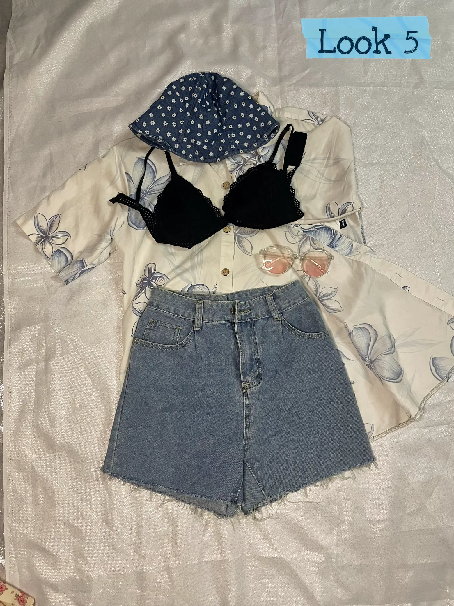 Outfit Songkran day 6 look 💦🔫 | แกลเลอรีที่โพสต์โดย Mittira.Twn💕 | Lemon8