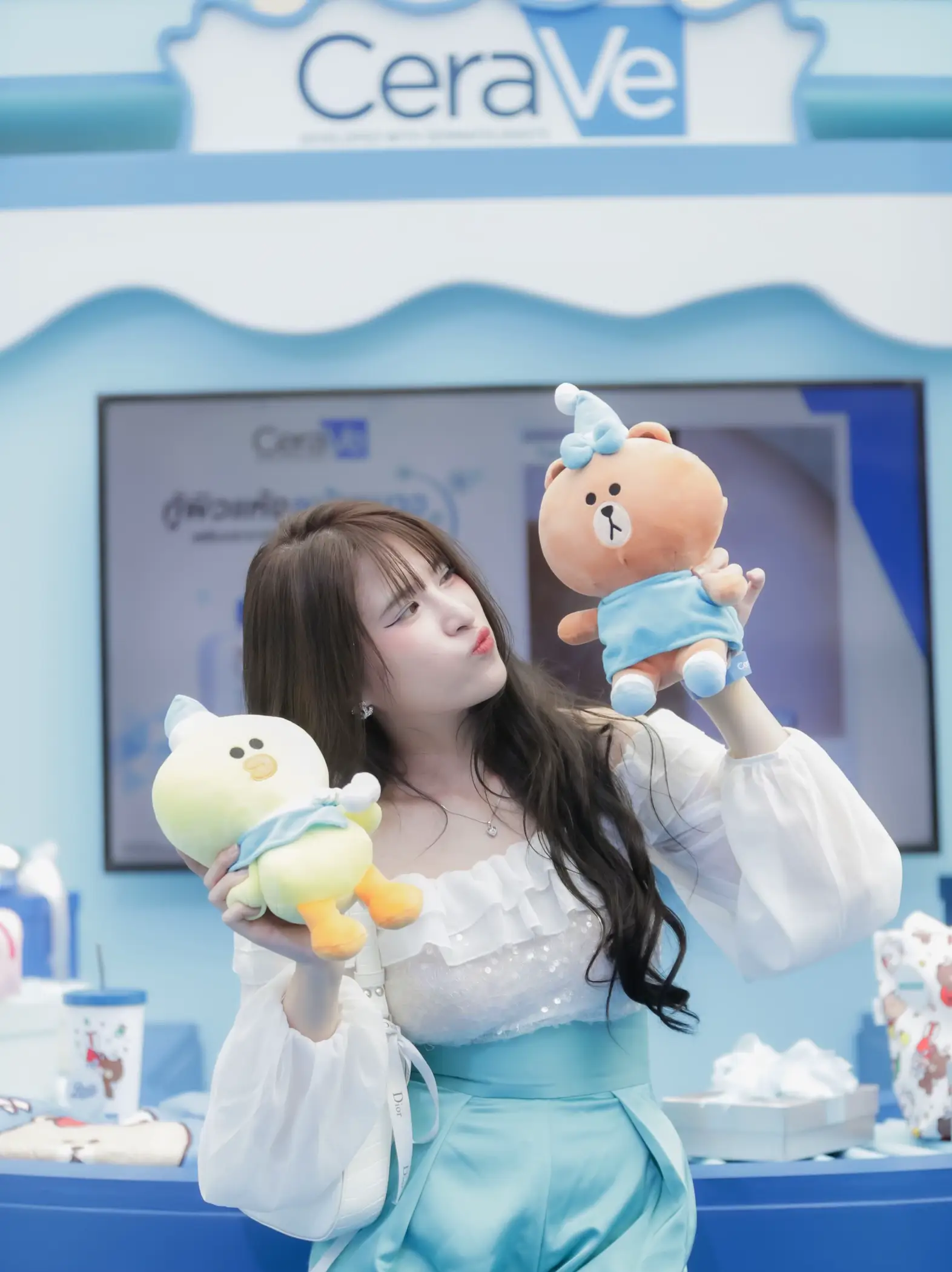 พาชมงานสุดยิ่งใหญ่ CERAVE Winter Wonderland ☃️ ️ | แกลเลอรีที่โพสต์โดย cinearism💀 | Lemon8