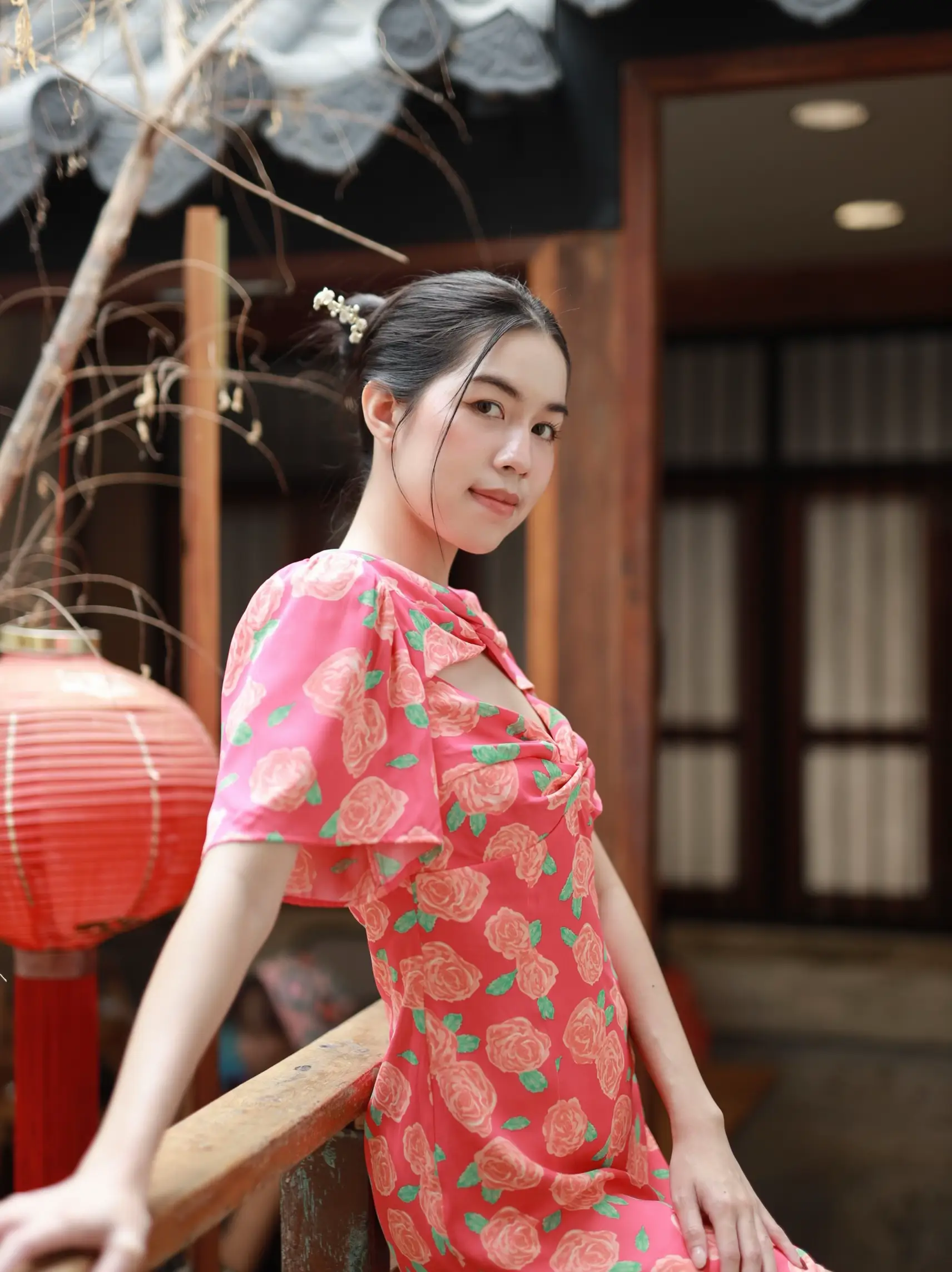 OOTD ตรุษจีนปีนี้ สีชมพูรับทรัพย์ก็มา🌸 | แกลเลอรีที่โพสต์โดย Gybkay | Lemon8