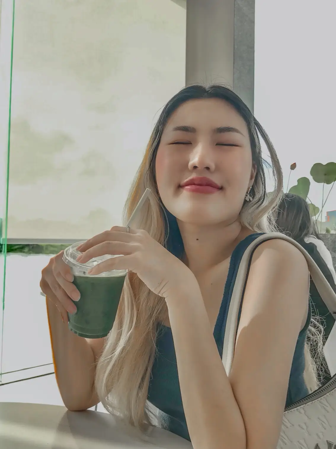 Moo Yoo ค่าเฟ่ริมทะเลสาป | แกลเลอรีที่โพสต์โดย Peachy Style | Lemon8