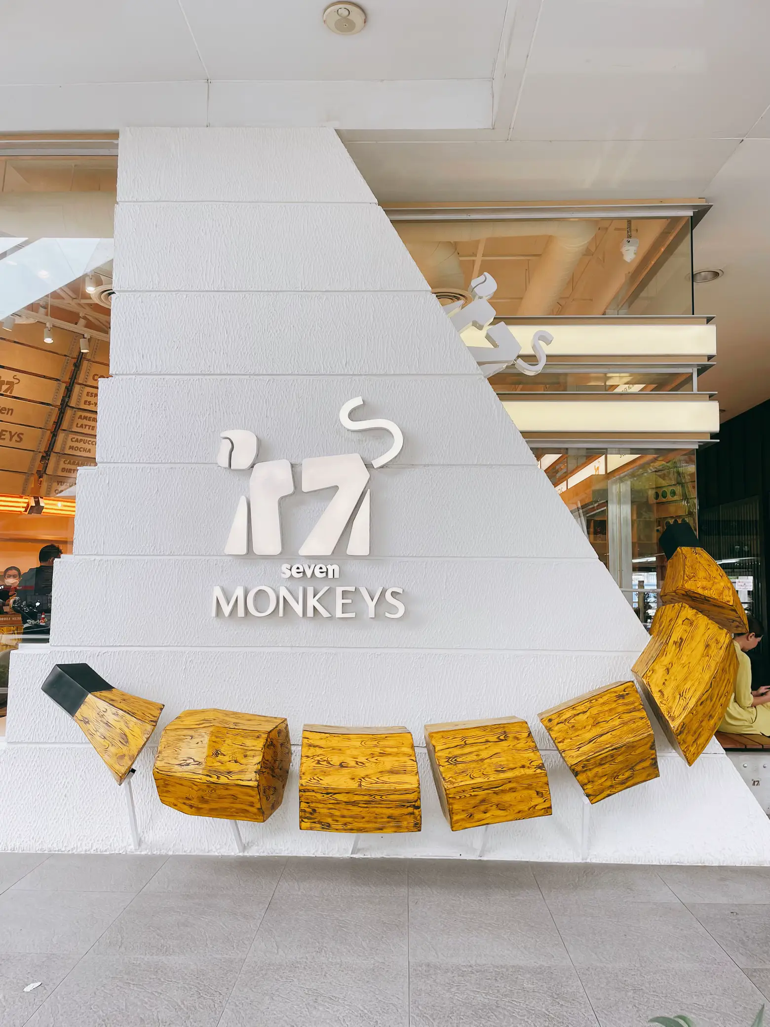 SEVEN MONKEYS 🐒 มาเพิ่มพลังคาเฟอีนกับคาเฟ่มังส์กี้ย่างเมืองทอง | แกลเลอ ...