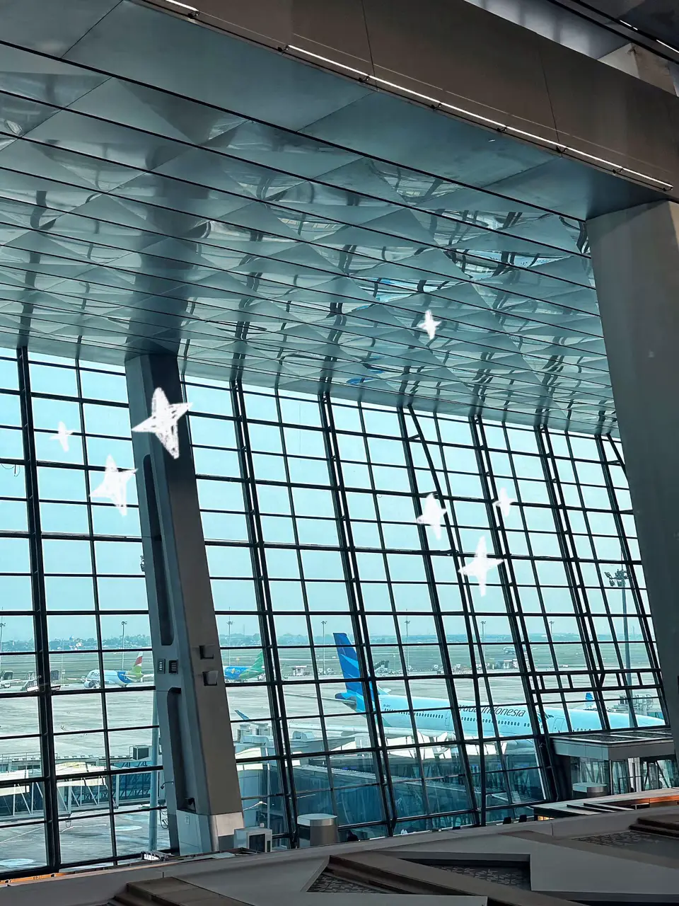 makan sambil lihat pesawat? you must try! | Galeri diposting oleh Tiya Wardani | Lemon8