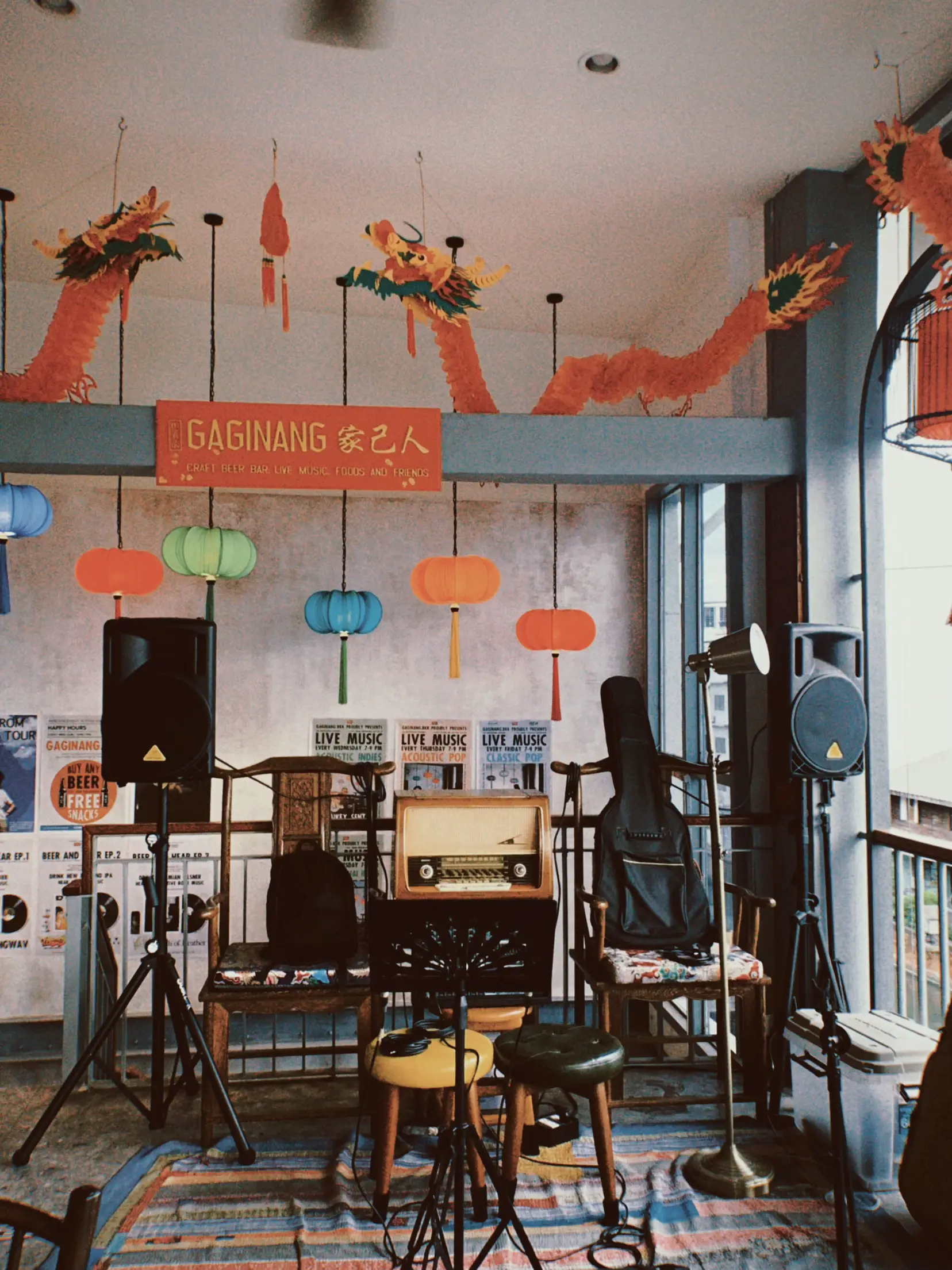 Craft Beer Bar Atmosphere "Wong Ka Wai" 🏮 | Gallery posted by plutronde ...