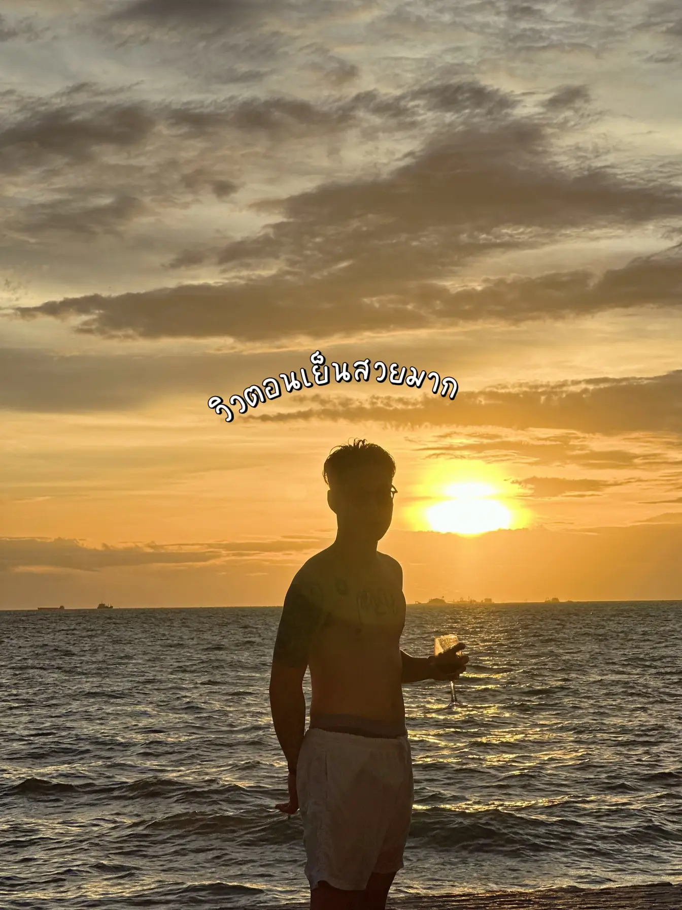 รีวิวที่พักพัทยา เปิดใหม่ ติดทะเล วิวซันเซ็ท ไวบ์ดีมว่ากก 🧡🌊 | แกลเลอรีที่โพสต์โดย kwvyn | Lemon8