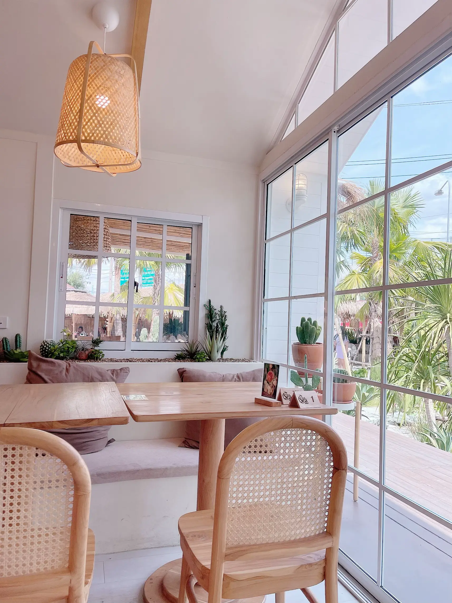 🏝รีวิว คาเฟ่ แถวเลี่ยงเมือง นนบุรี☕️ | แกลเลอรีที่โพสต์โดย jib jib | Lemon8