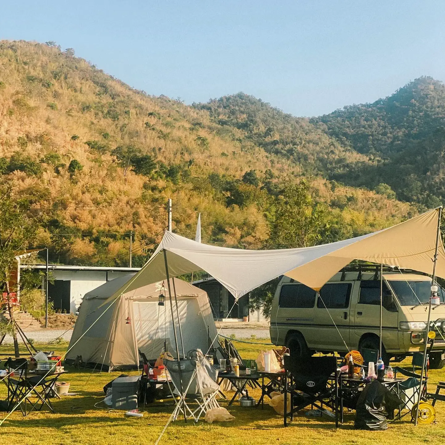 Outfit GLAMPING🏕️ | แกลเลอรีที่โพสต์โดย เบ๊บจะรีวิว | Lemon8