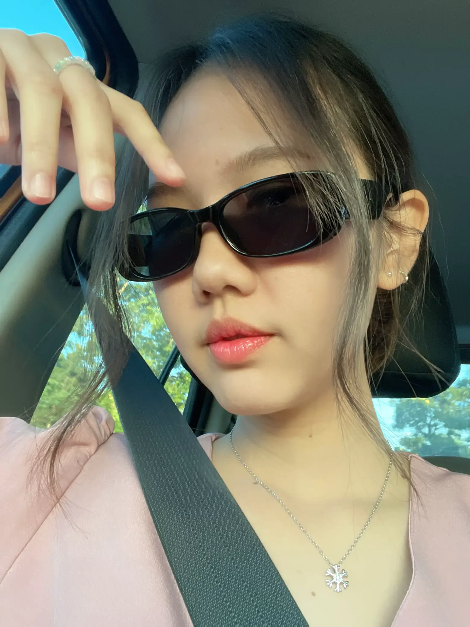 เดรสชมพู ไปงานแต่ง | แกลเลอรีที่โพสต์โดย Tipsuda | Lemon8