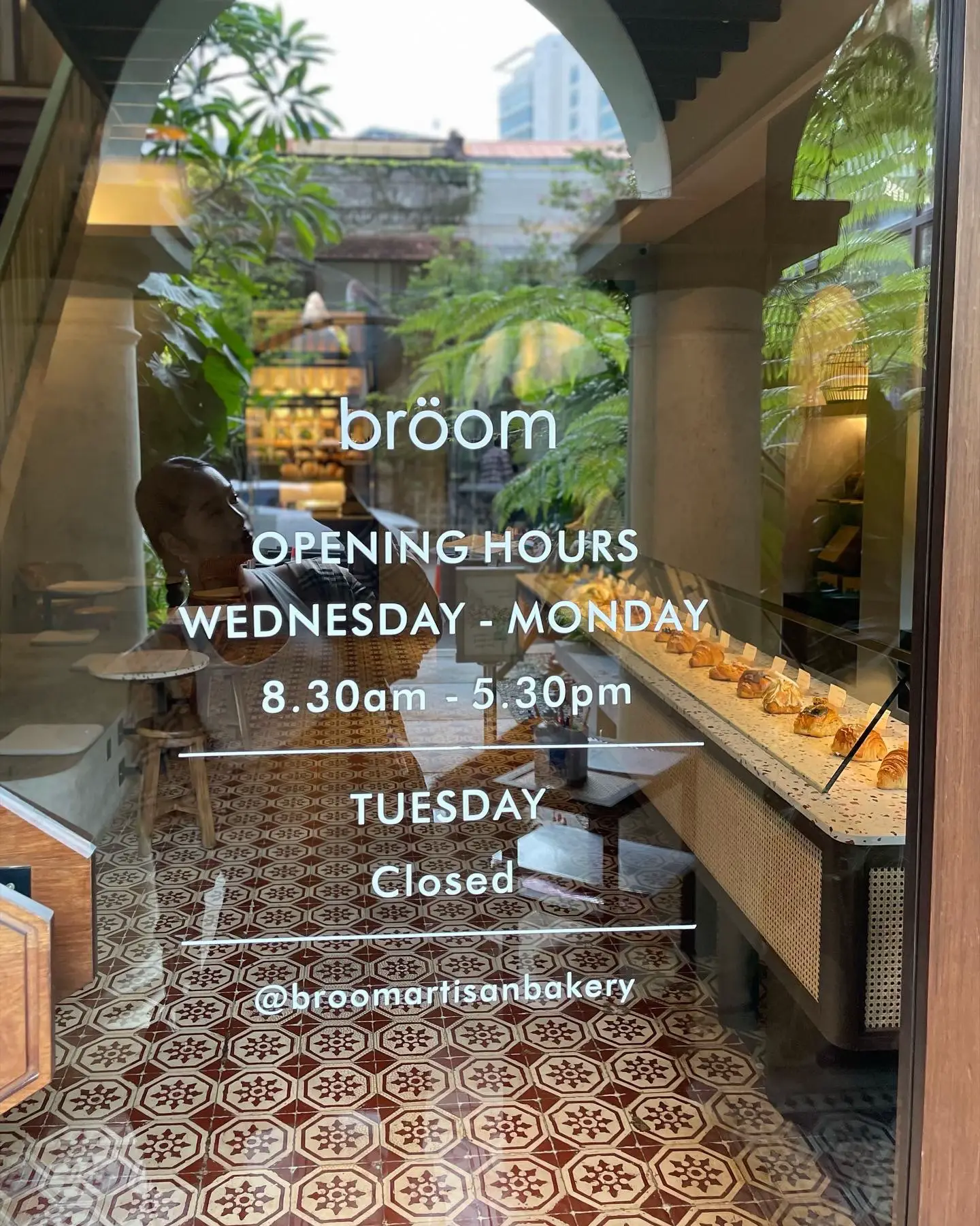 Broom Cafe KL | แกลเลอรีที่โพสต์โดย YanootV | Lemon8