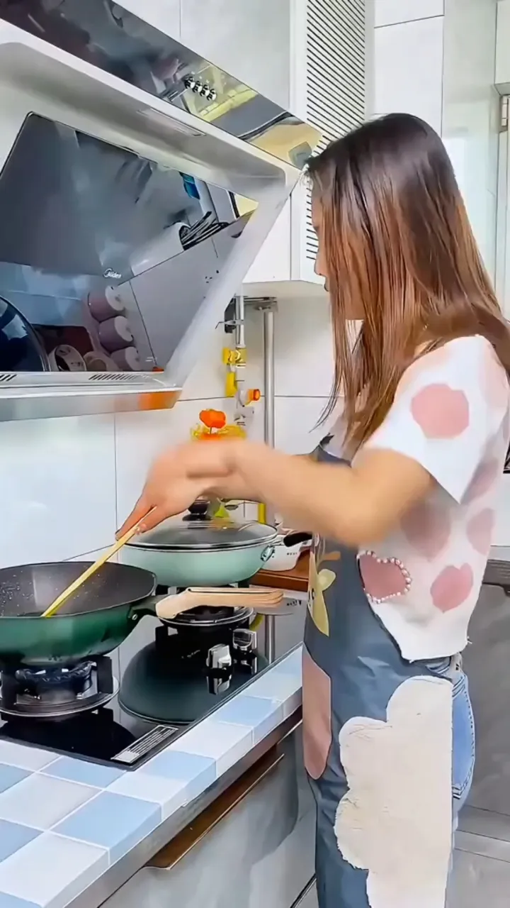 พัดลมไฟฟ้าไร้สายแบบคล้องคอ | วิดีโอที่เผยแพร่โดย DR.DIY | Lemon8