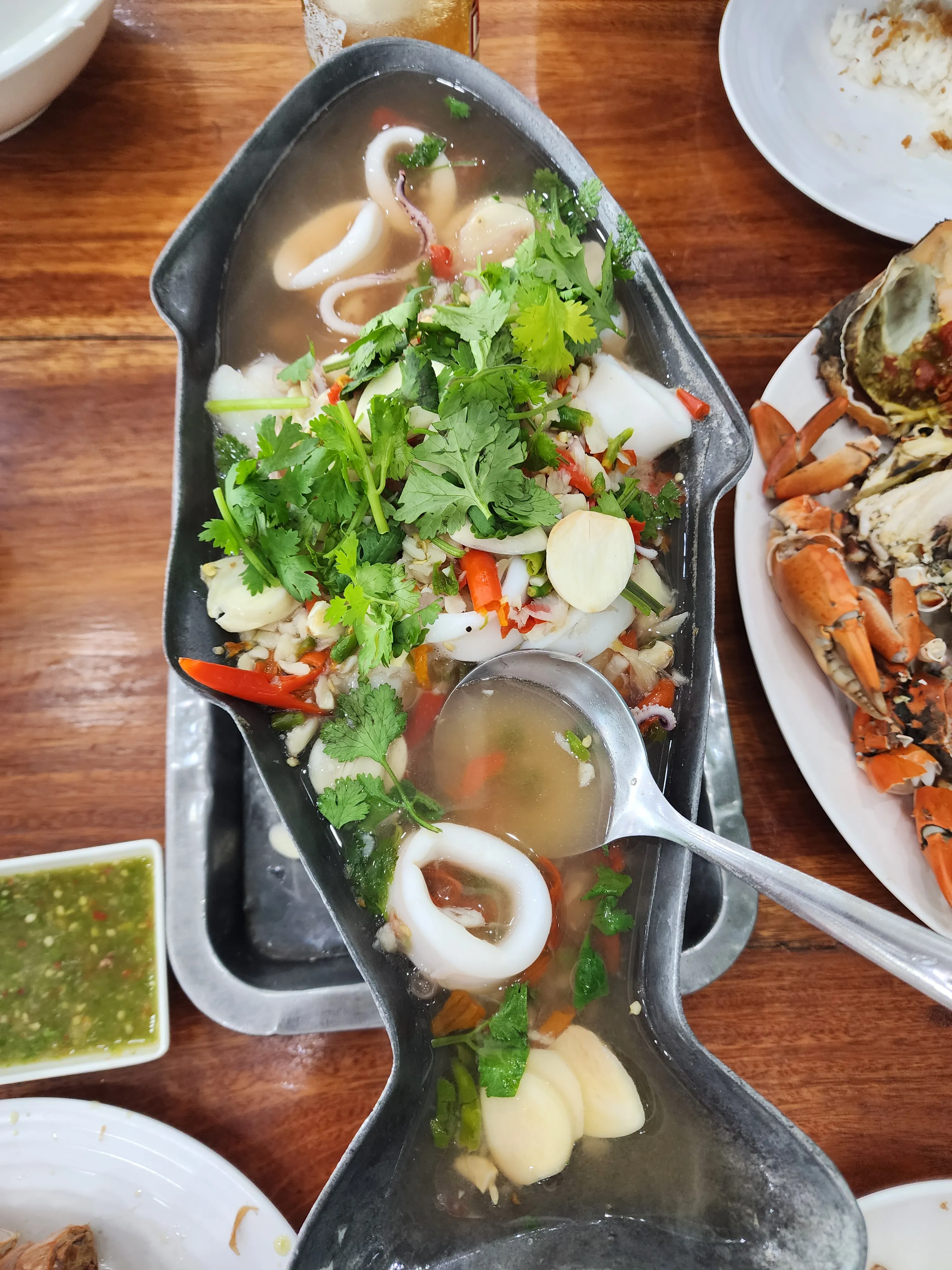 Garlic fried crayfish + steamed crab + lemon steamed egg squid | Gallery posted by TipPy | Lemon8