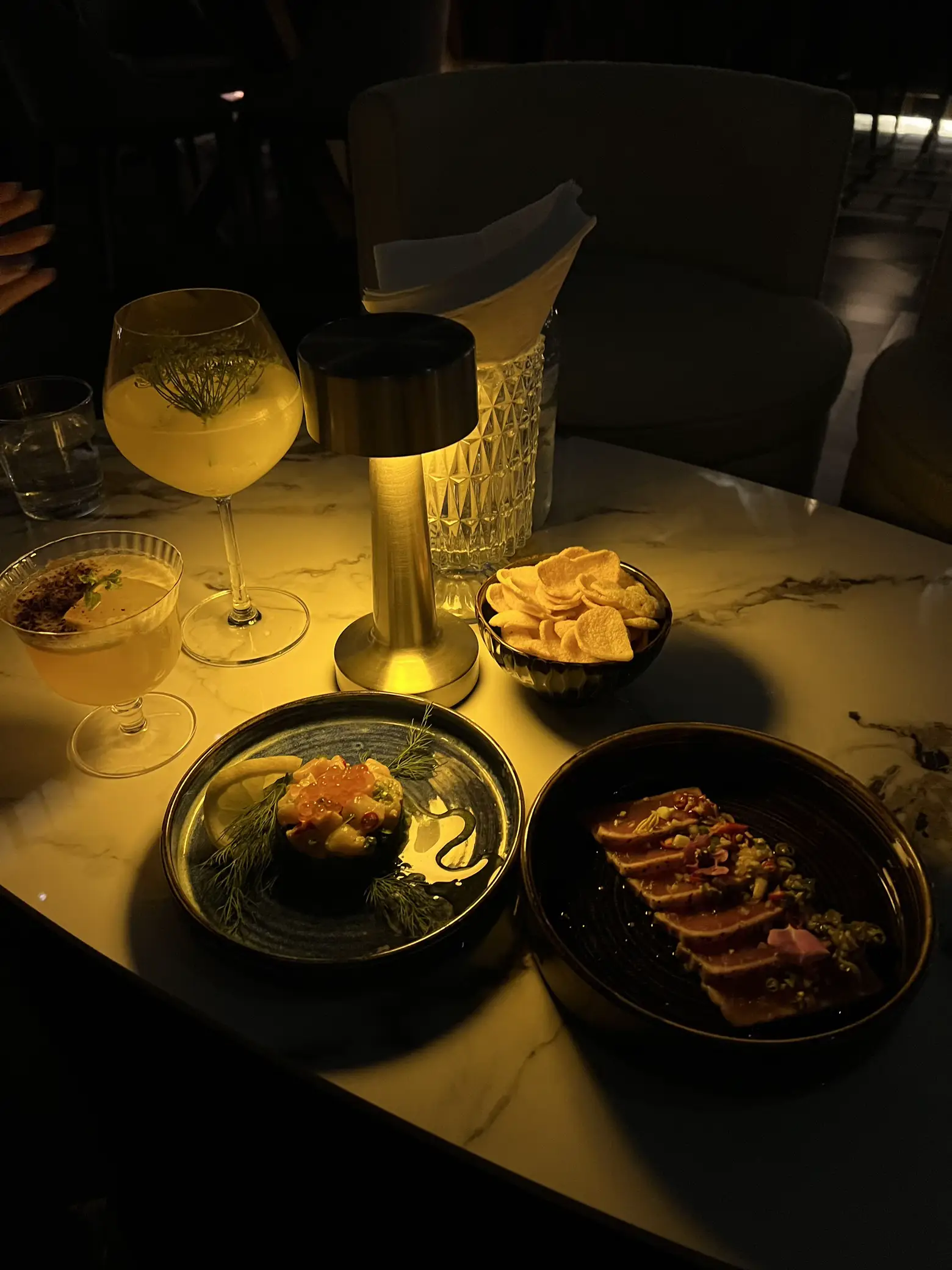 Dinner date w/ bestie ️ | แกลเลอรีที่โพสต์โดย Pksathaka | Lemon8