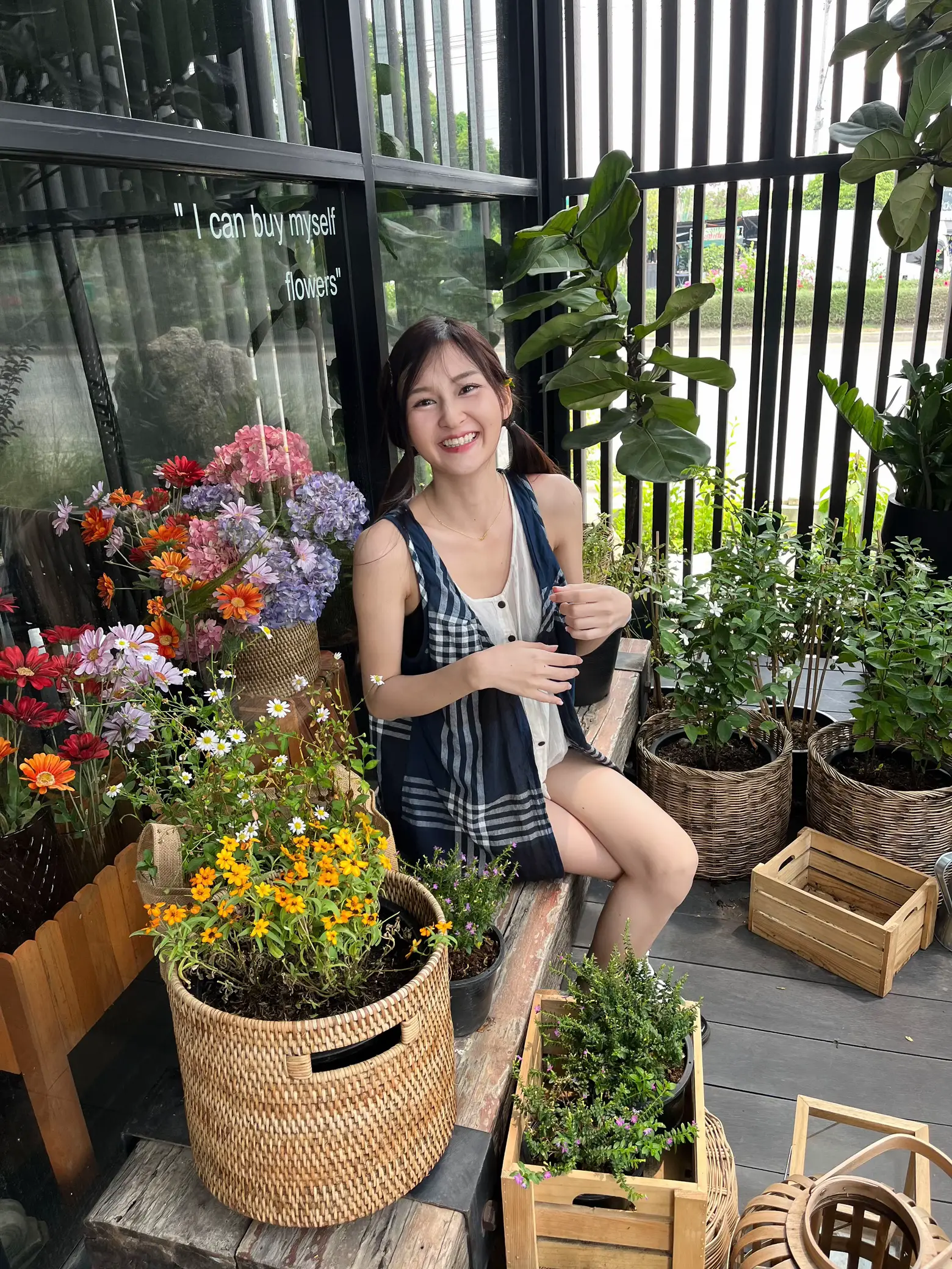 Eight cafe มุมดอกไม้ตอนรับซัมเมอร์ | แกลเลอรีที่โพสต์โดย ʙɪᴍʙᴏᴏᴍᴊᴜᴊᴏʀ ...