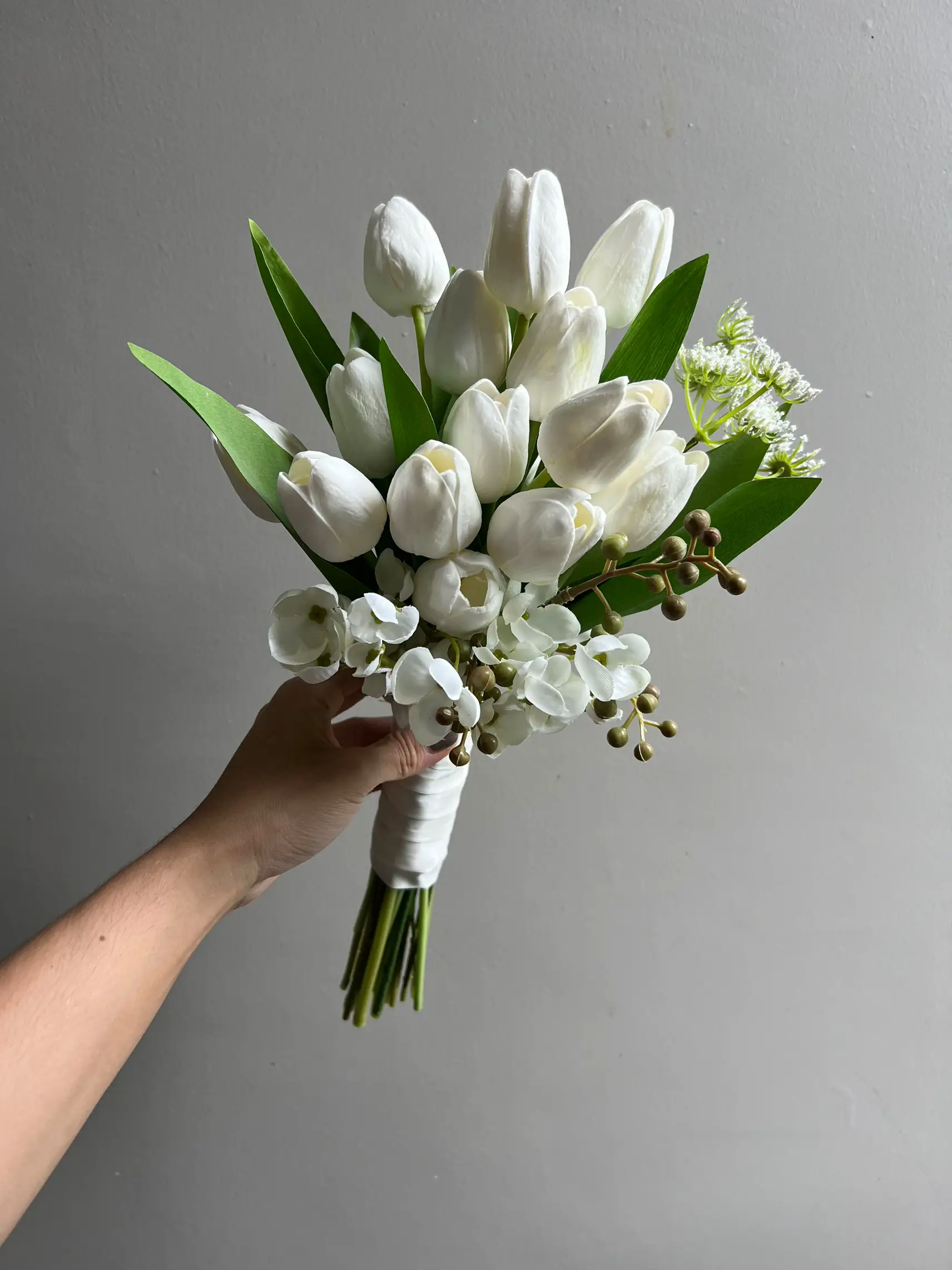 Classic flower : ช่อดอกไม้โทนขาวเขียวสำหรับเจ้าสาว | แกลเลอรีที่โพสต์ ...