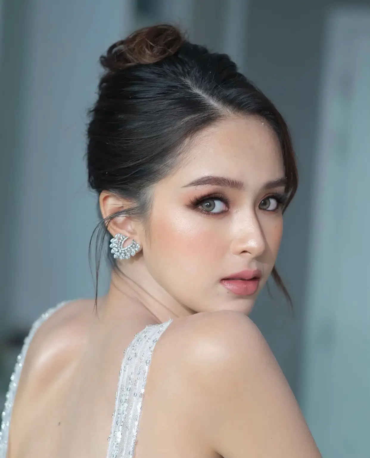 สีชมพูไม่จำเป็นต้องสีสำหรับเจ้าสาวสายหวานอีกต่อไป 💄 | แกลเลอรีที่โพสต์โดย Sinee Makeup | Lemon8