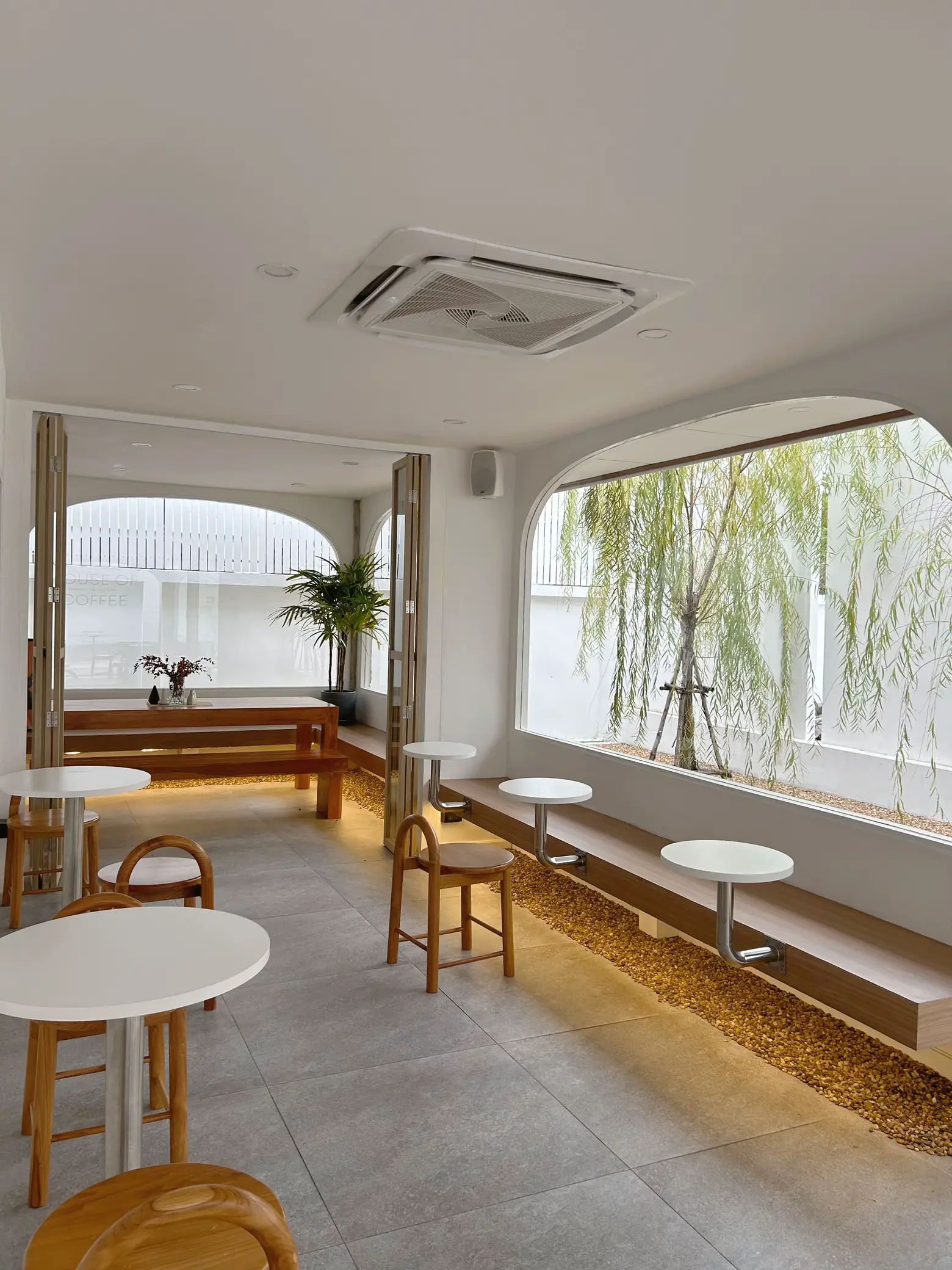 RHOUSE คาเฟ่สุดมินิมอลย่านลำลูกกา ขนมอร่อยมากก | แกลเลอรีที่โพสต์โดย ♡ ...