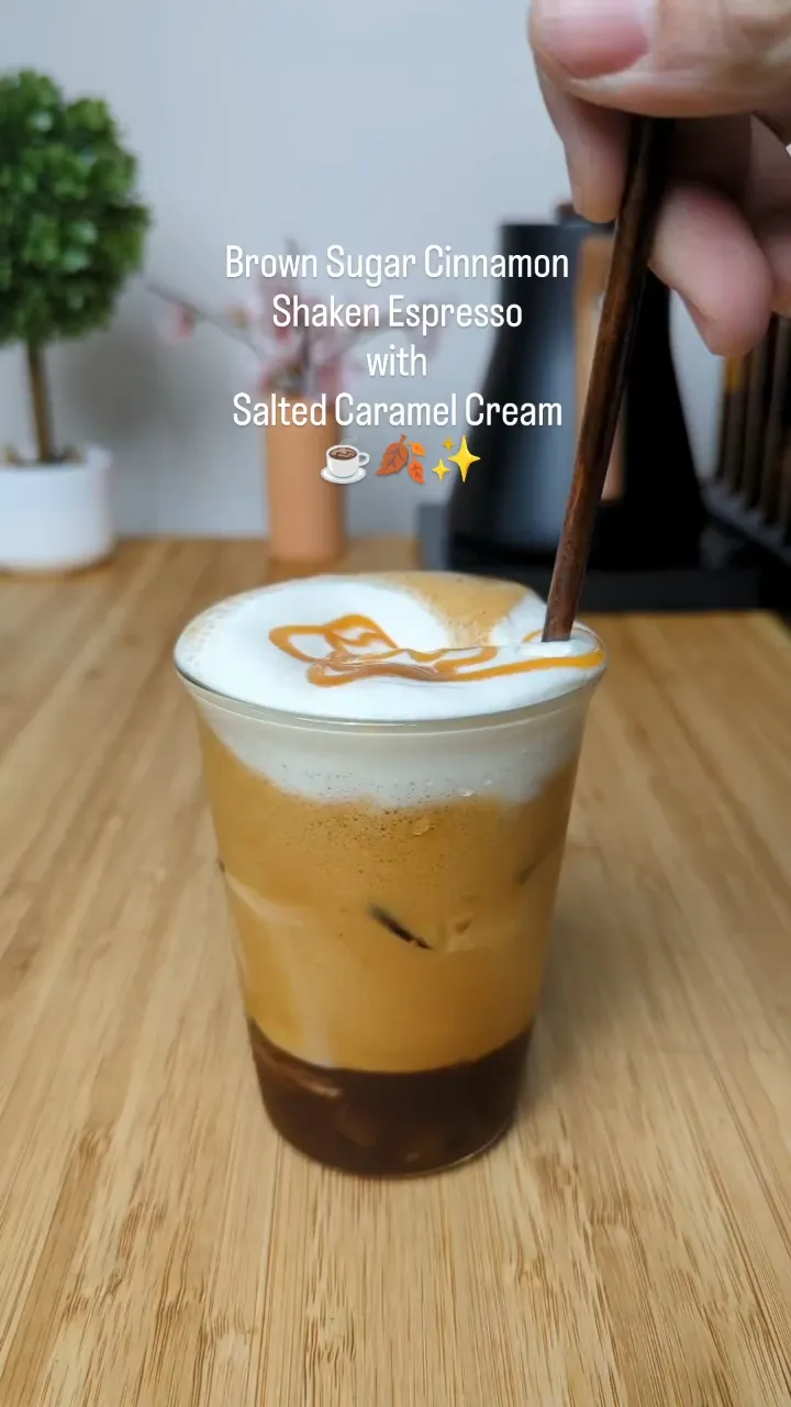 Sugar Cinnamon Shaken Espresso with Salted Caramel | Video published by Healthyhustle24 | Lemon8