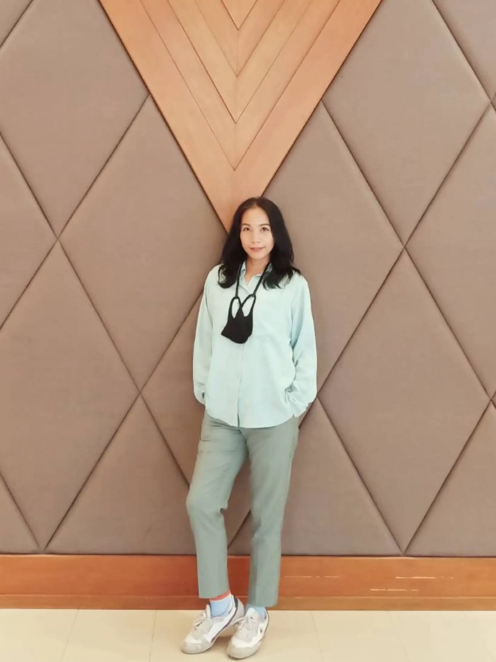 แฟชั่นในวัย 40+ | แกลเลอรีที่โพสต์โดย Tu&Chama | Lemon8