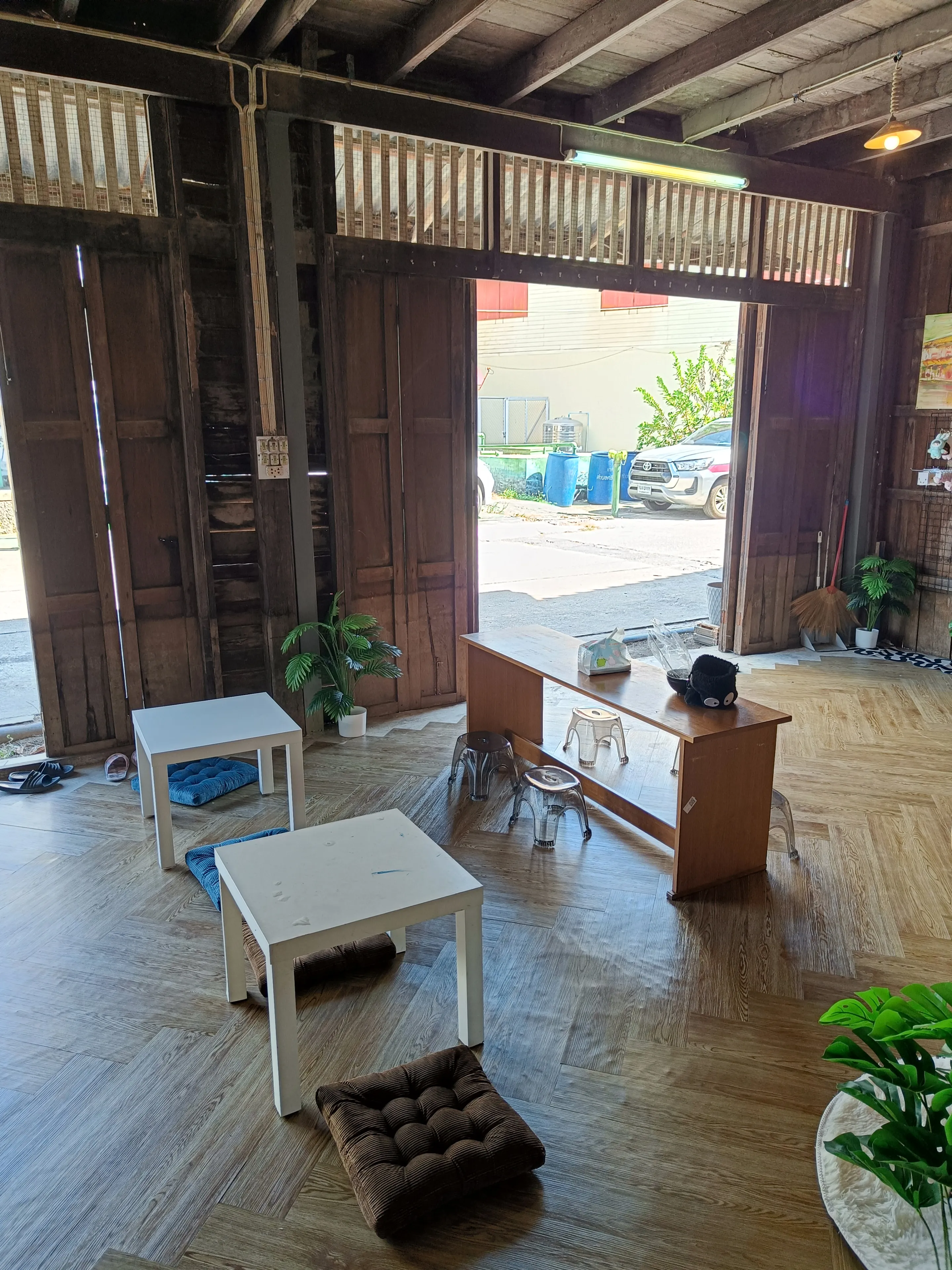 เปิดหมุดจุดคลายใจ Art Riverside Space สุพรรณบุรี | แกลเลอรีที่โพสต์โดย ...