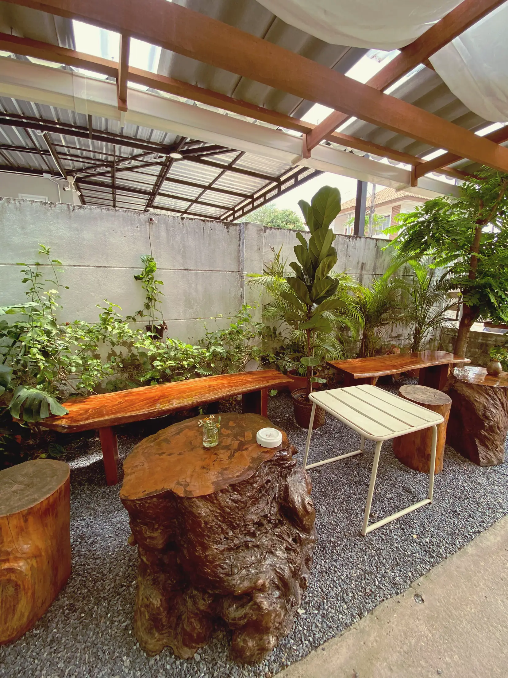 Coffe House Soi 4 | แกลเลอรีที่โพสต์โดย KP Taweesuksopa | Lemon8