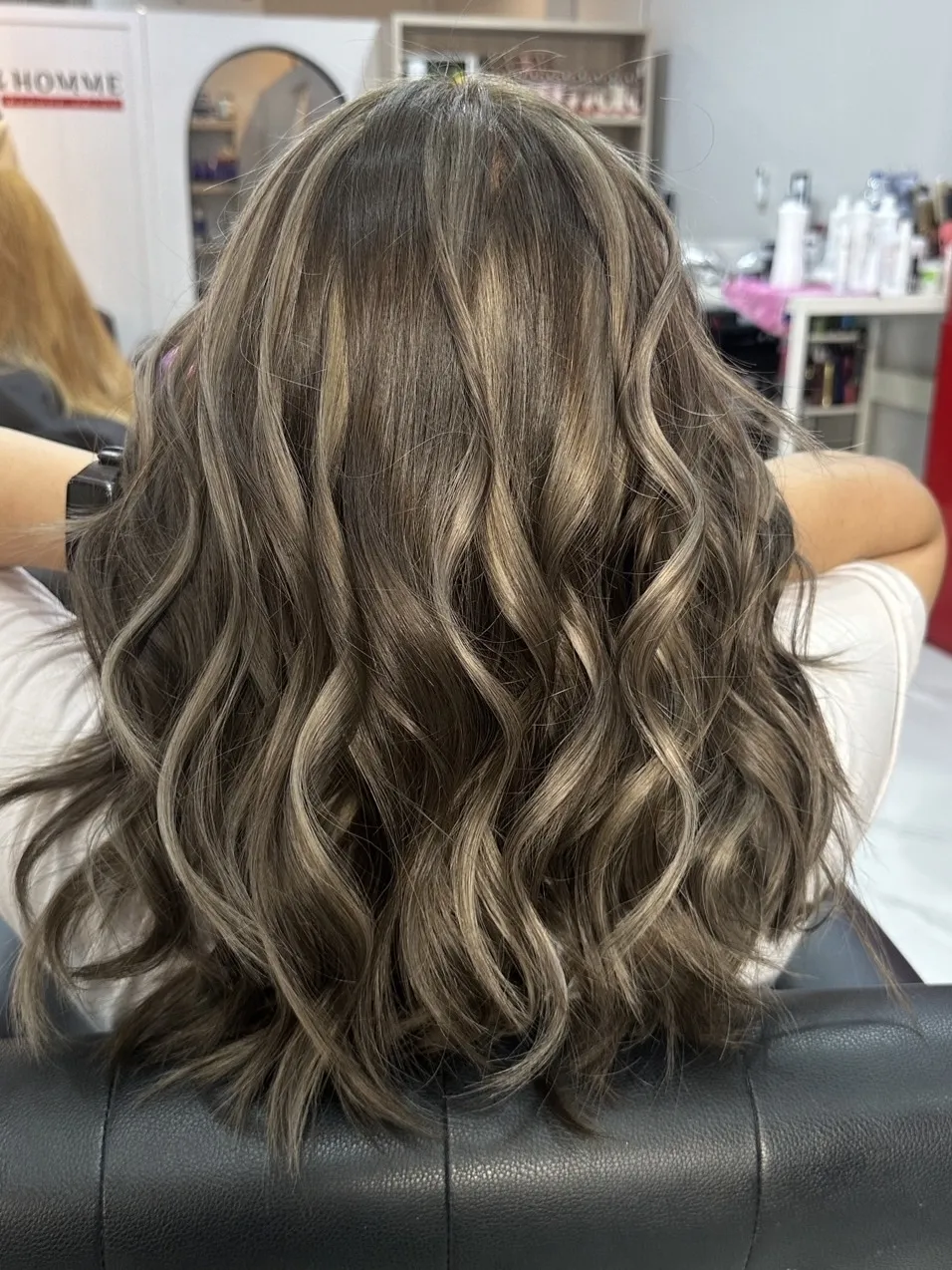 สีผม Ash + Highlight | แกลเลอรีที่โพสต์โดย Neptune moon | Lemon8