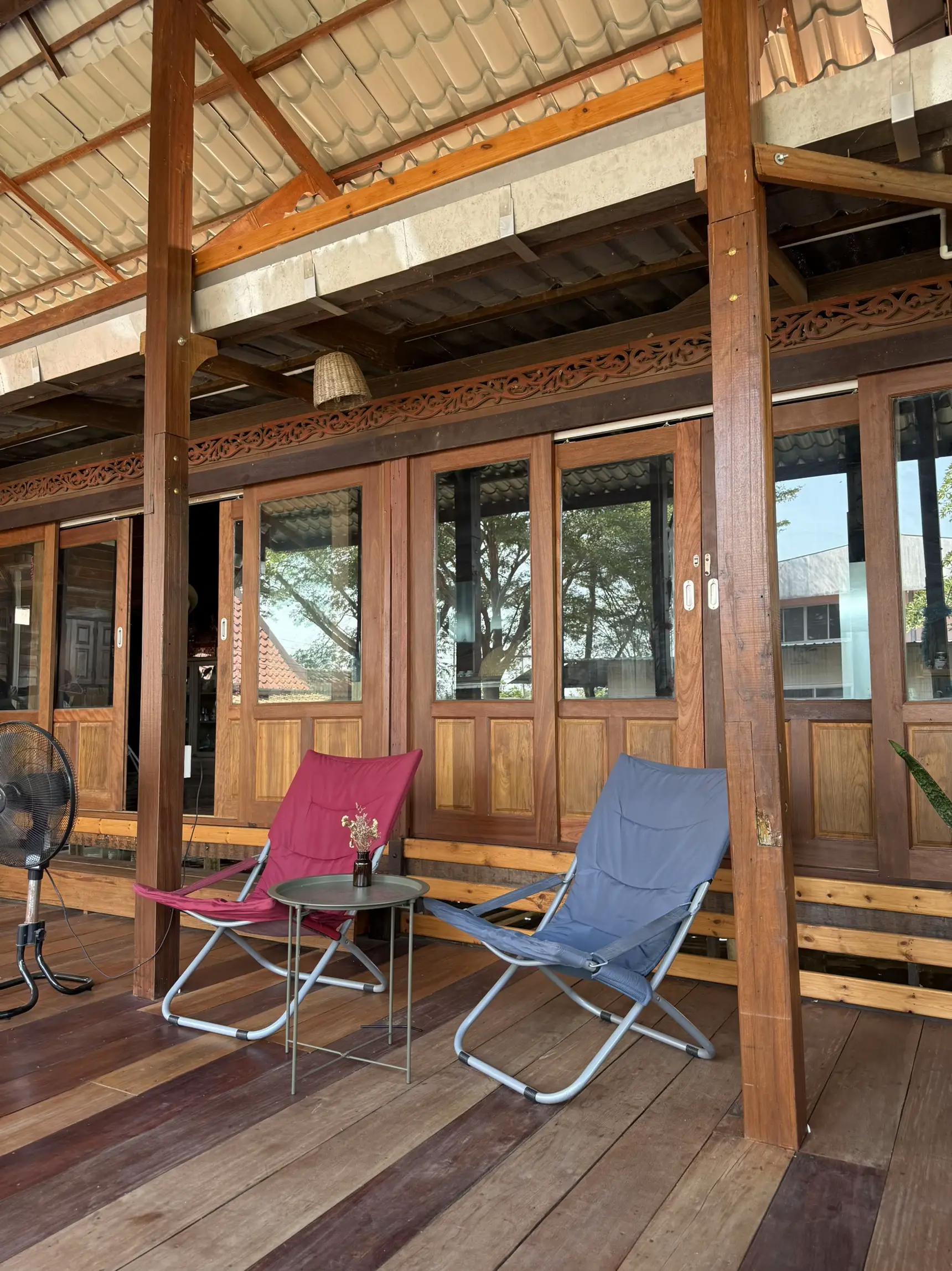 ร้านหนังสือ ผสมผสานคาเฟ่ไปในตัว 📍อยุธยา | แกลเลอรีที่โพสต์โดย Tammy450 | Lemon8