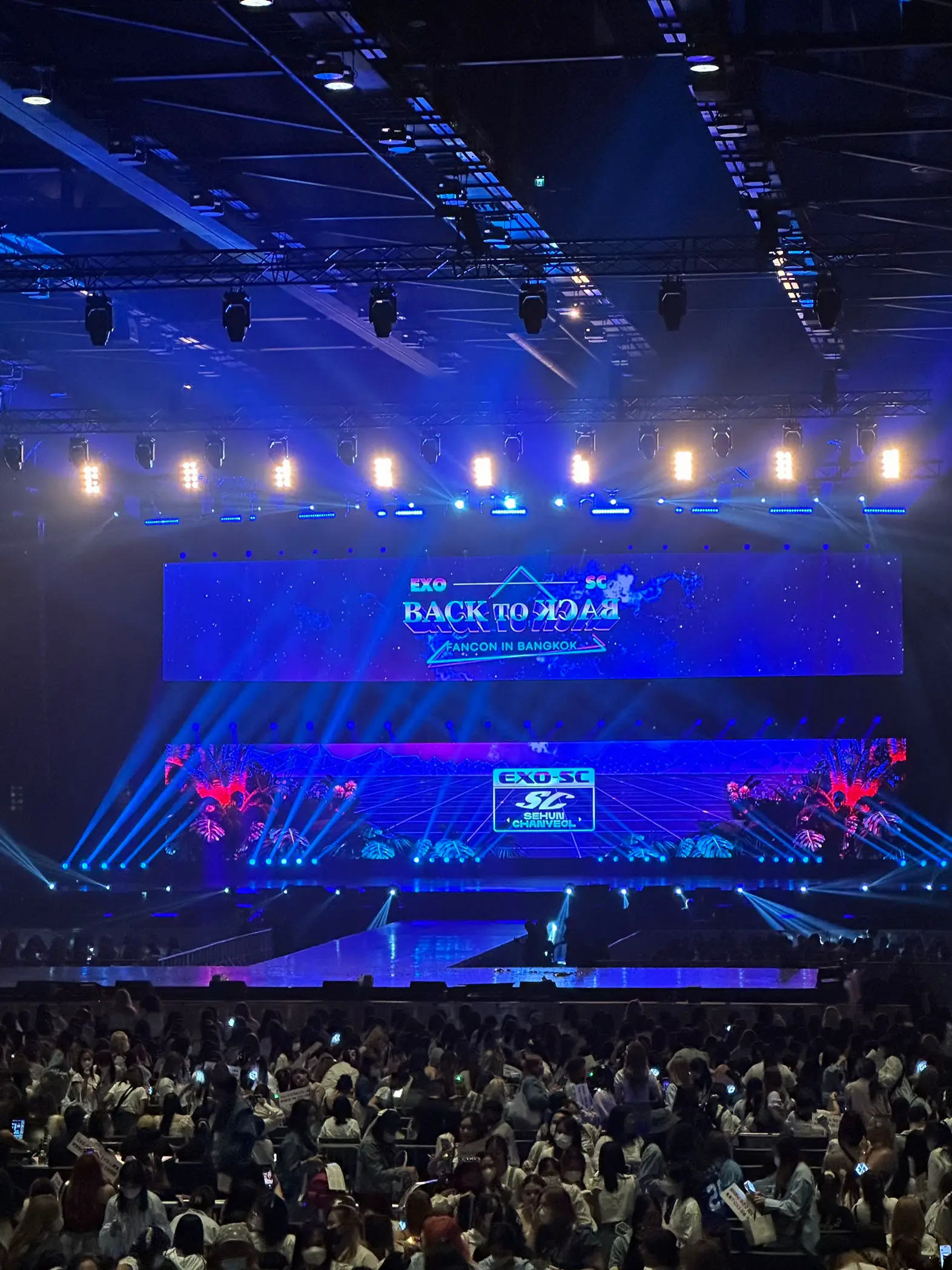 Hall จัดคอนเสิร์ต ศูนย์สิริกิต - การค้นหาใน Lemon8