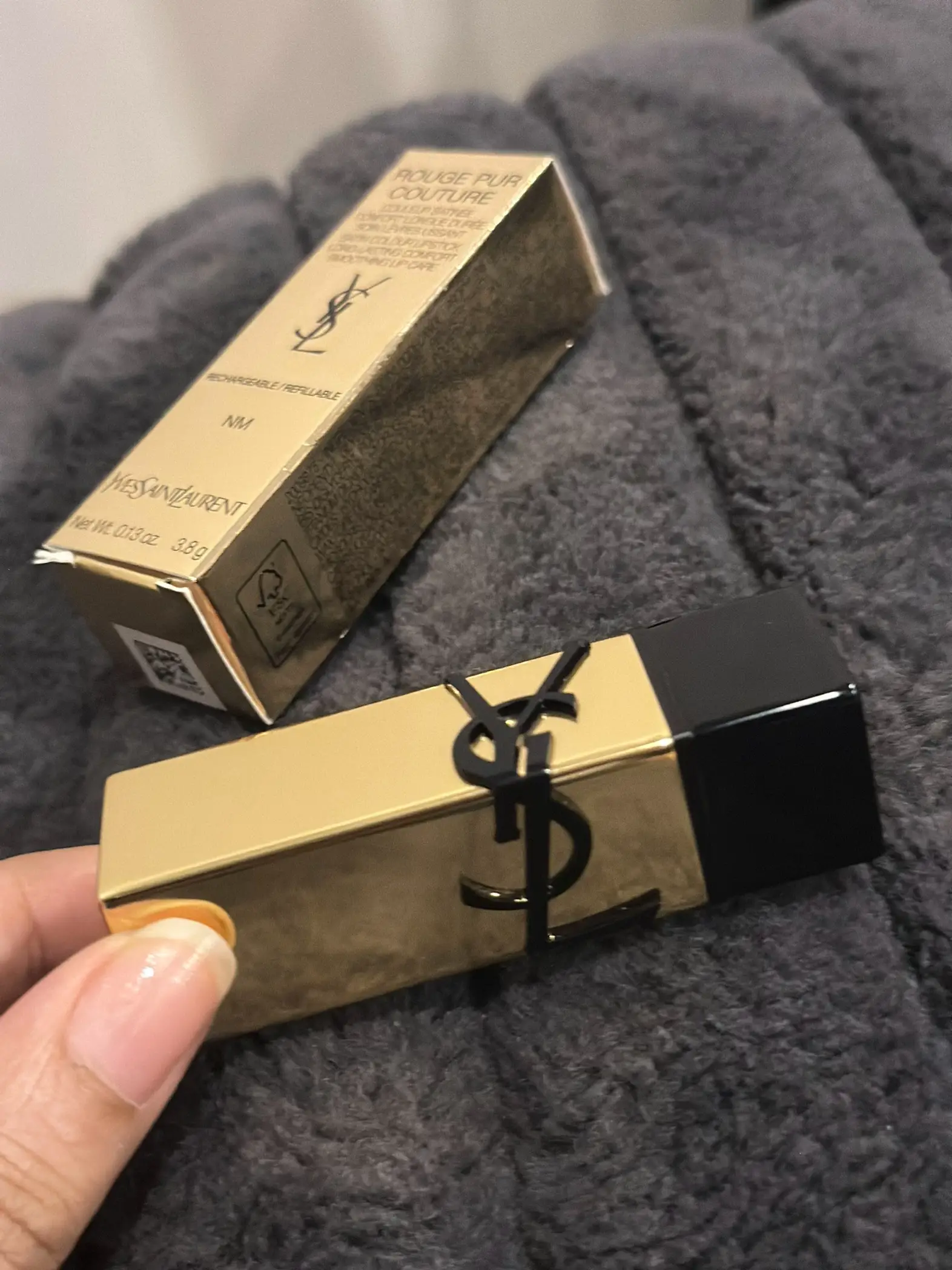 Unboxing !! YSL 👄💄 | แกลเลอรีที่โพสต์โดย Shermin | Lemon8