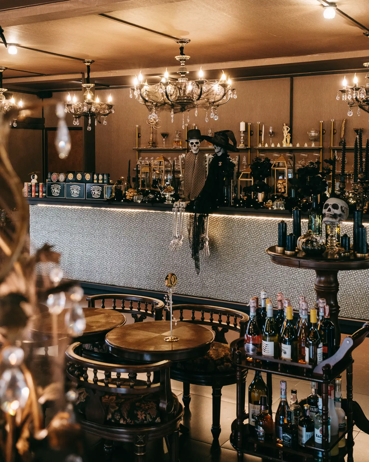 สัมผัสบรรยากาศแบบหลอนๆ แต่แฝงความหรูหรา ที่ BEGIN AGAIN | Gallery posted by Rattomarty | Lemon8