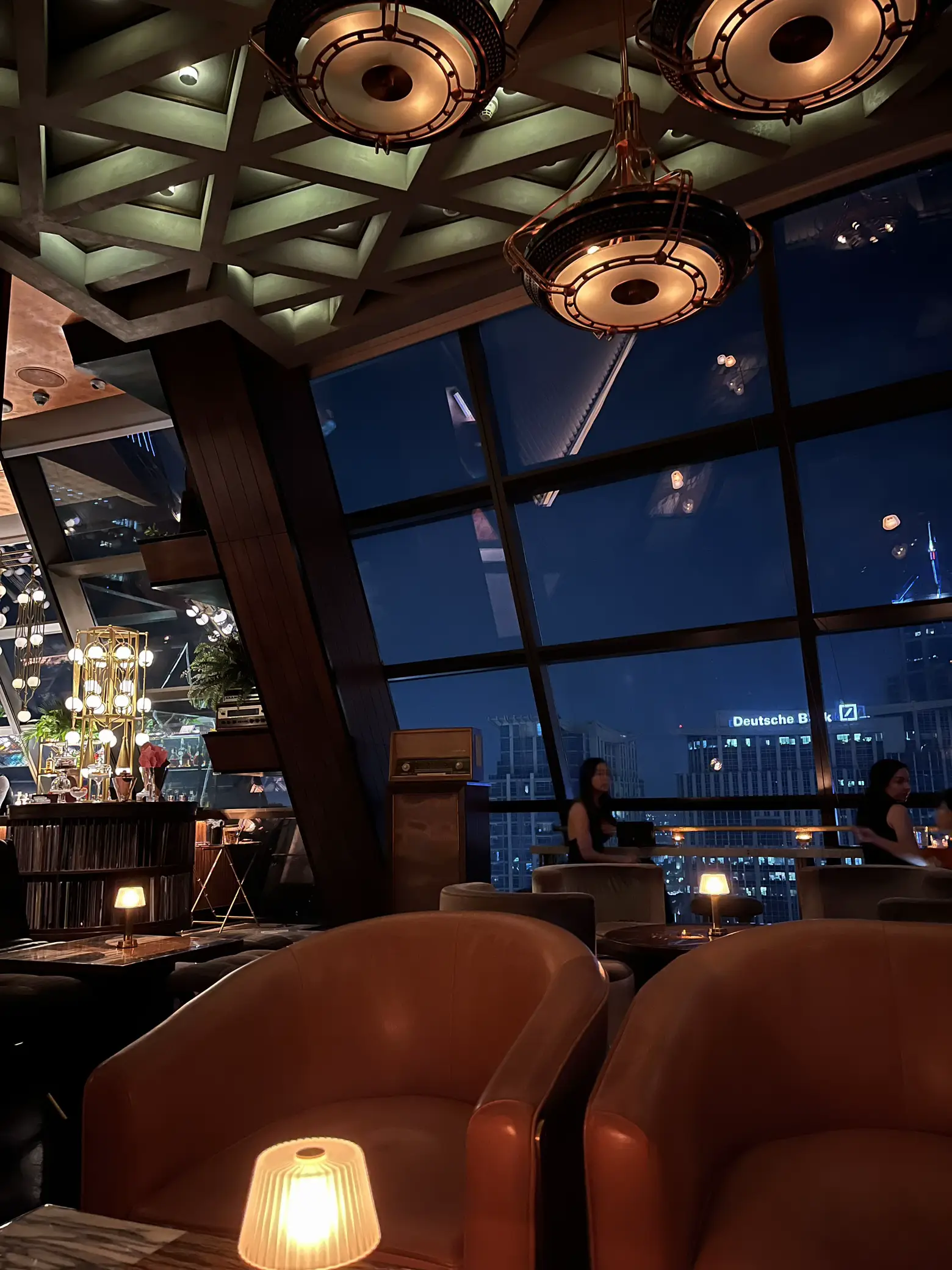 Review Lennon’s bar💿🥂 | แกลเลอรีที่โพสต์โดย Ratchii | Lemon8