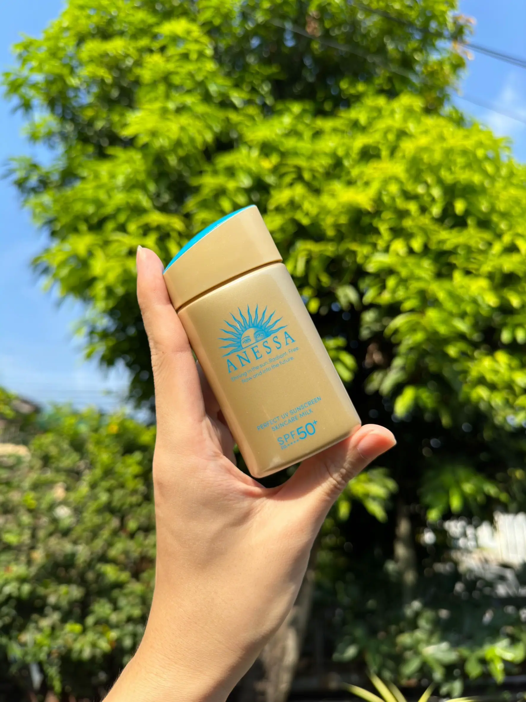 ANESSA ขวดทองตัวตึงจากเจแปน | แกลเลอรีที่โพสต์โดย Benzsocute | Lemon8