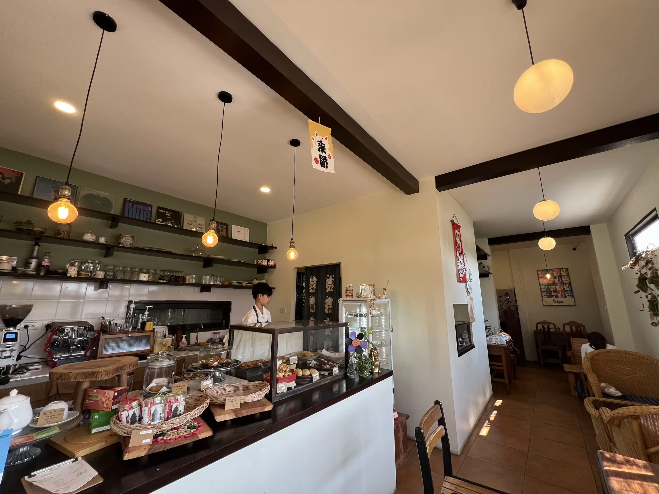 ร้านคาเฟ่มินิมอล อ. เมือง จ. เชียงใหม่ | แกลเลอรีที่โพสต์โดย Jikkie Risa | Lemon8