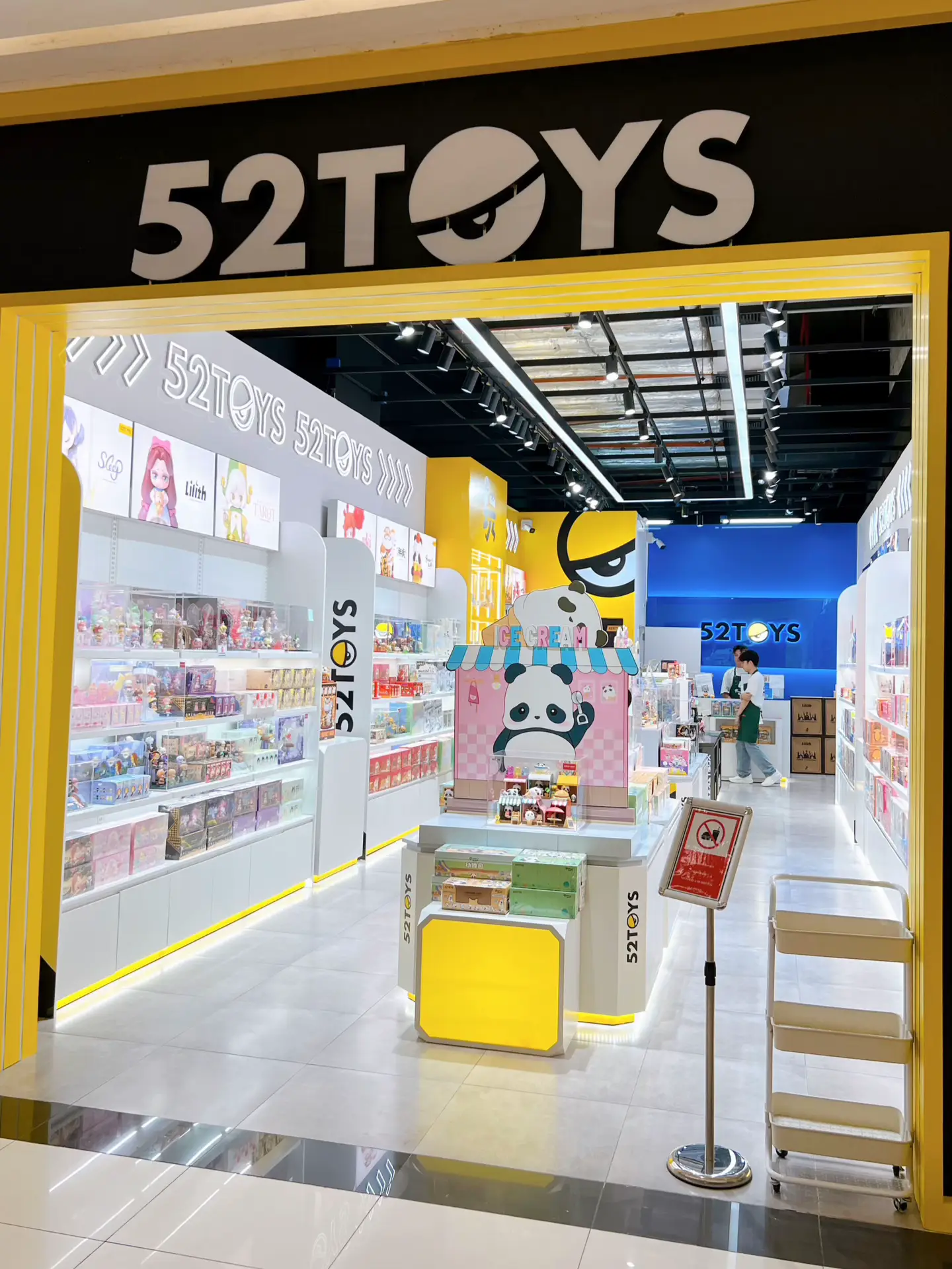 🌷 พาไปส่องร้าน 52 toys เเบบเรียลๆ โนสปอน | แกลเลอรีที่โพสต์โดย _ggigii36🐈 | Lemon8