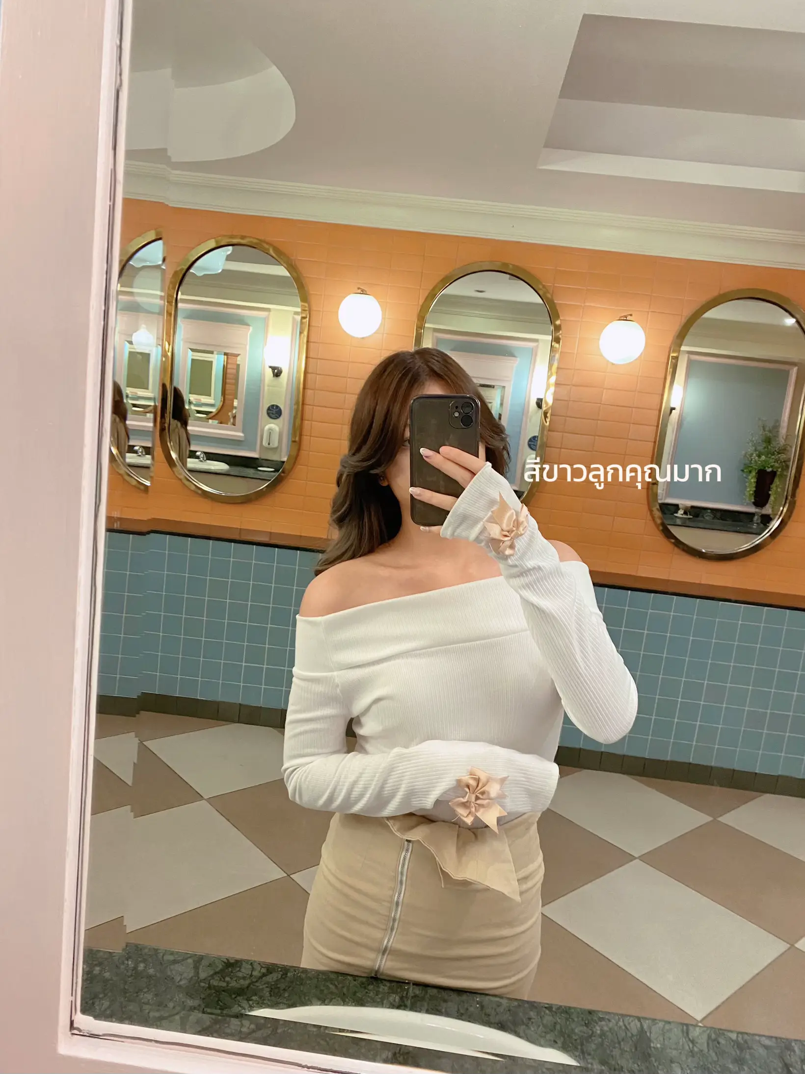 พิกัดชุดต้อนรับเทศกาลคริสมาสต์ | แกลเลอรีที่โพสต์โดย Niji Voranan | Lemon8