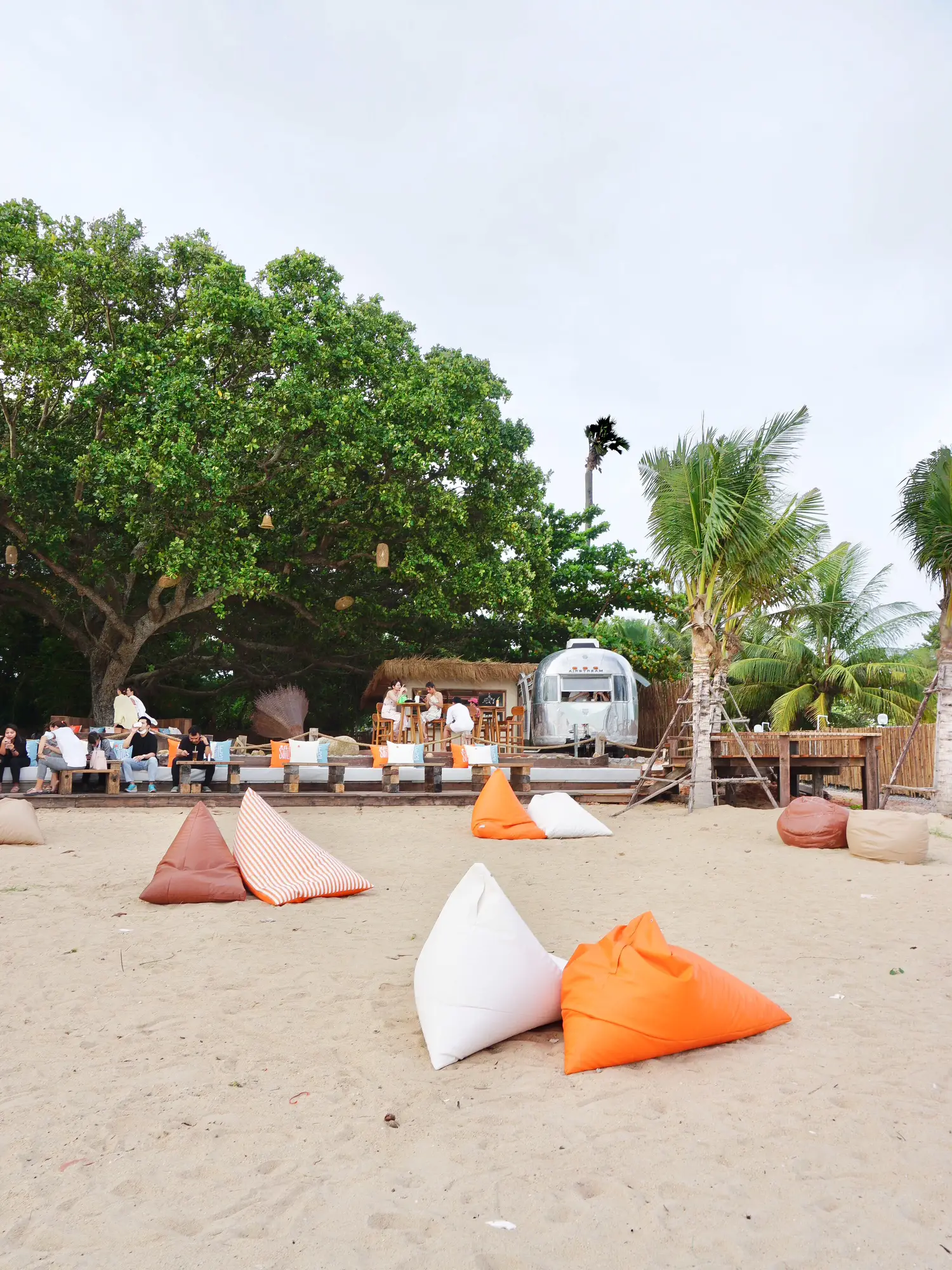 คาเฟ่เปิดใหม่ She Sails Cafe & Beach Club | แกลเลอรีที่โพสต์โดย ...