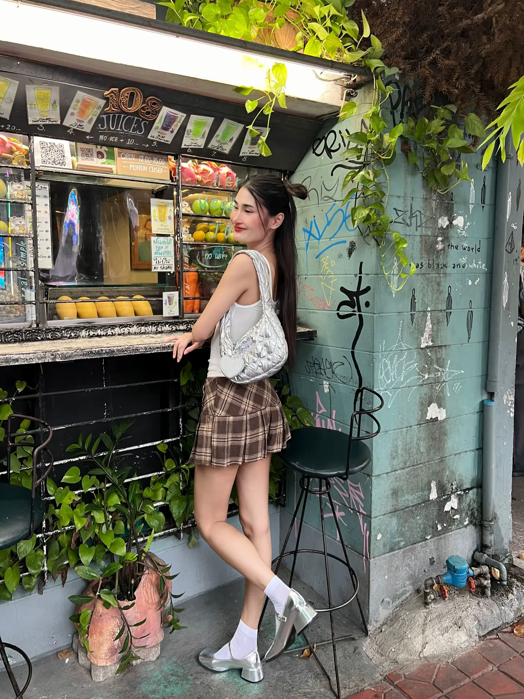 Fresh Juices🍊ร้านผลไม้ยอดฮิต @ย่านถนนพระอาทิตย์ | แกลเลอรีที่โพสต์โดย Thiti_mj🍞🍞🍞 | Lemon8