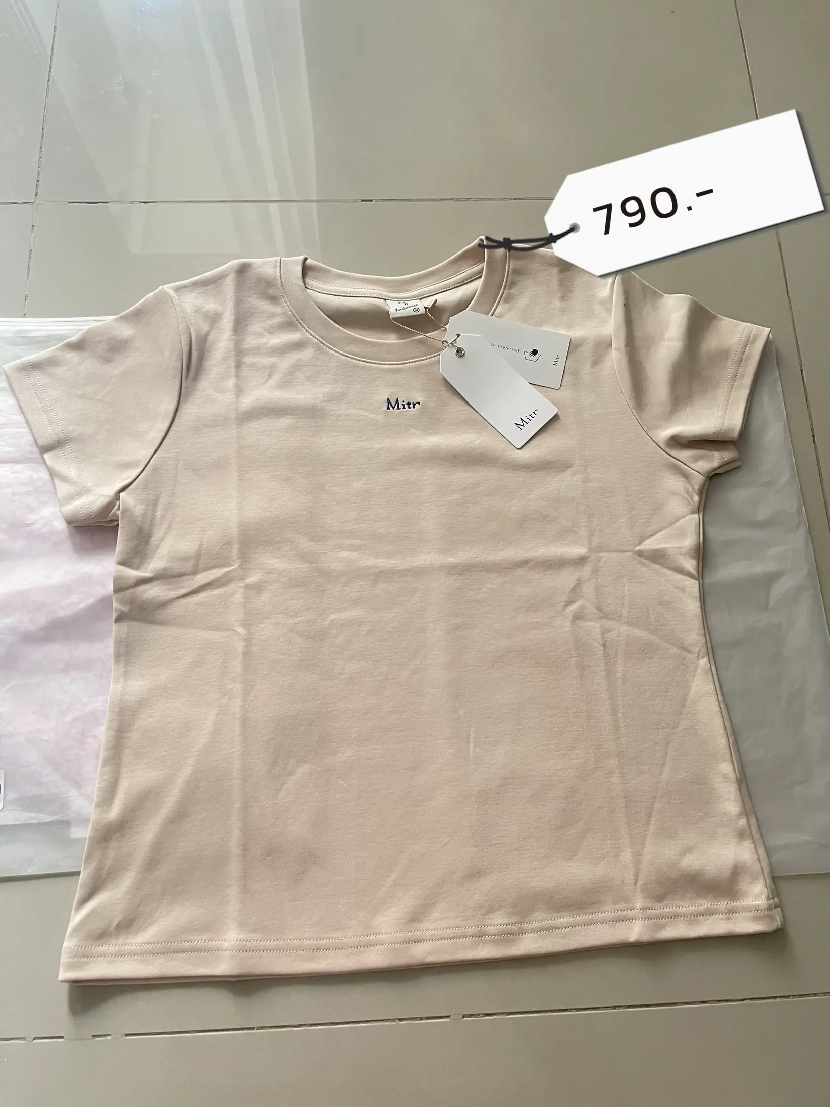 Mitr Basic T-Shirt เสื้อยืด | แกลเลอรีที่โพสต์โดย koi"รีวิว👄 | Lemon8