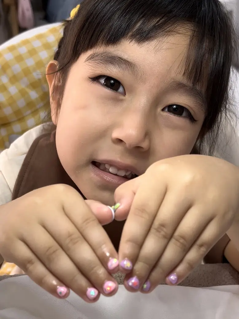 ทำเล็บเด็กๆๆ🥰 | แกลเลอรีที่โพสต์โดย panail | Lemon8
