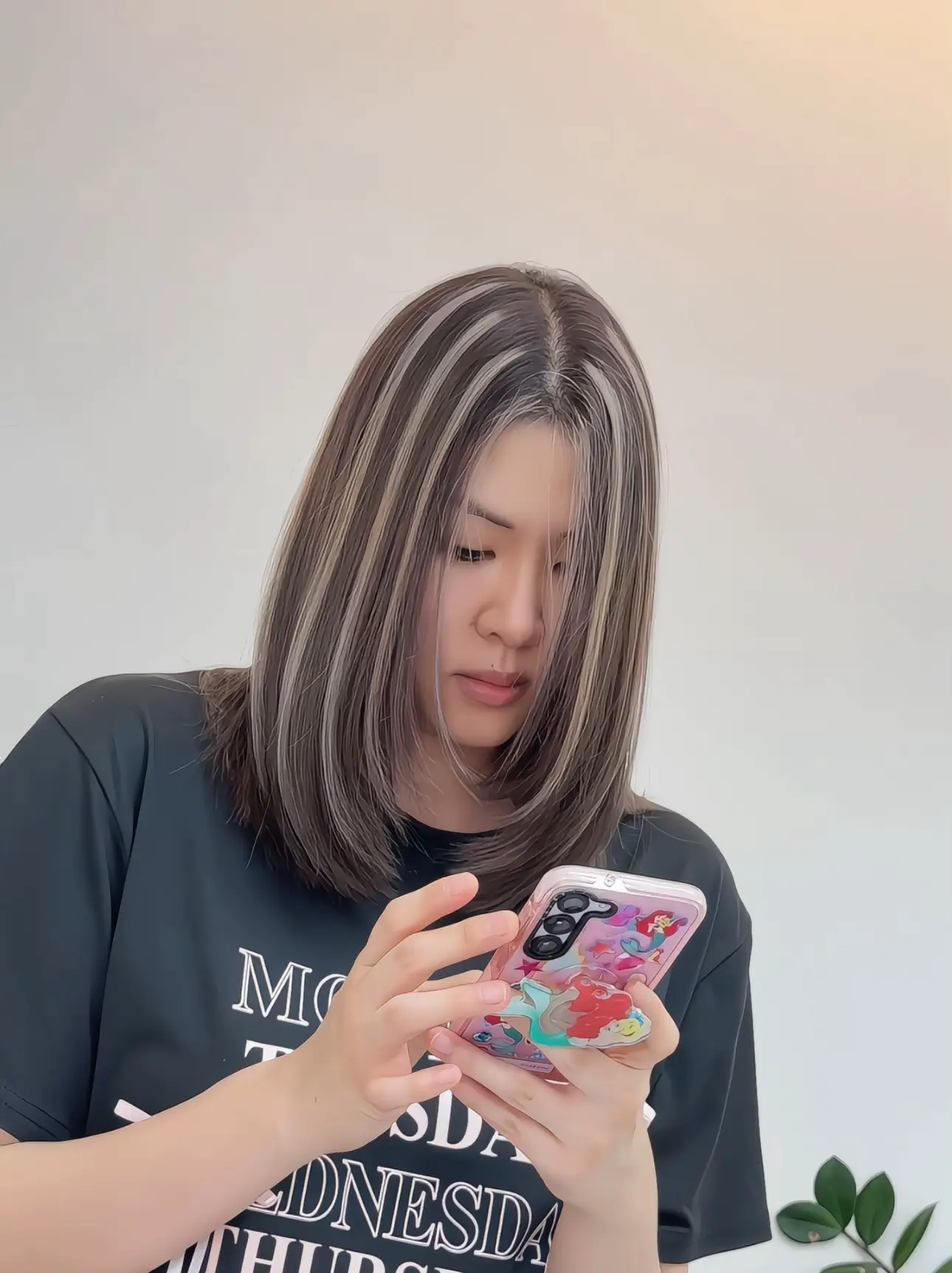 ผมเด่นเห็นมาแต่ไกล! ไอเดียสีผมไฮไลท์สุดฮิต เสริมความ🍦 | แกลเลอรีที่โพสต์โดย bbmay 7 | Lemon8