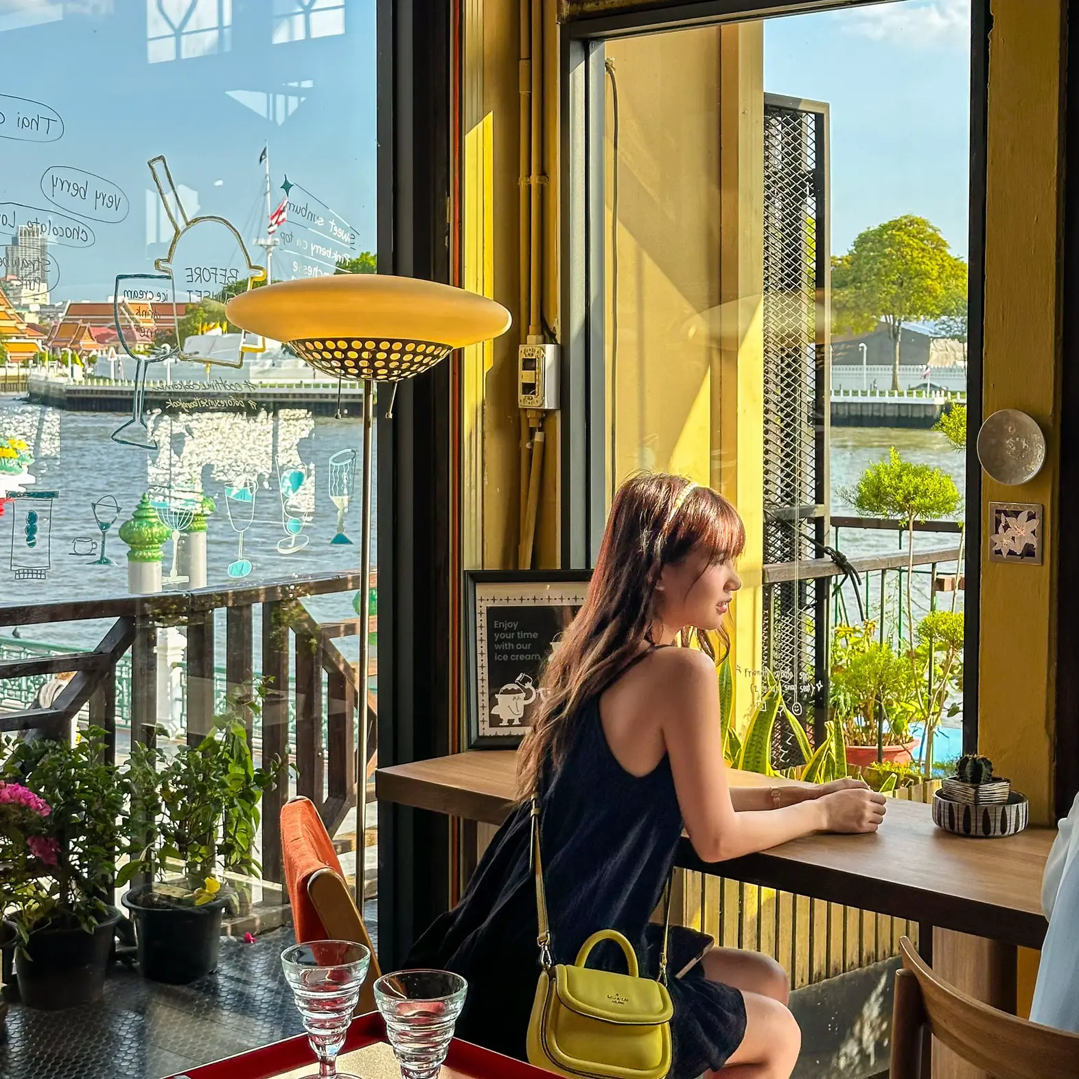 ร้านไอศครีมสุดจะคิ้ว #กทม | แกลเลอรีที่โพสต์โดย KhunEverywhere | Lemon8