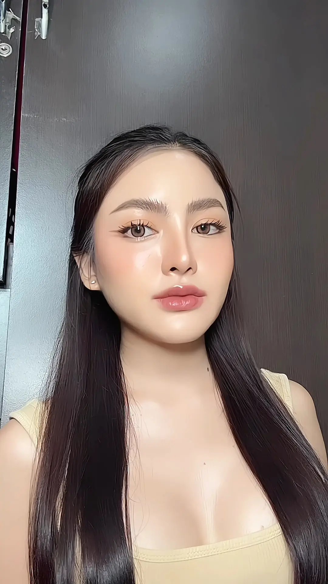 เปลี่ยนลุคเป็นสาวไทยในงบแค่ 200 บาท! | แกลเลอรีที่โพสต์โดย พิมพ์ขอรีวิ๊วว | Lemon8