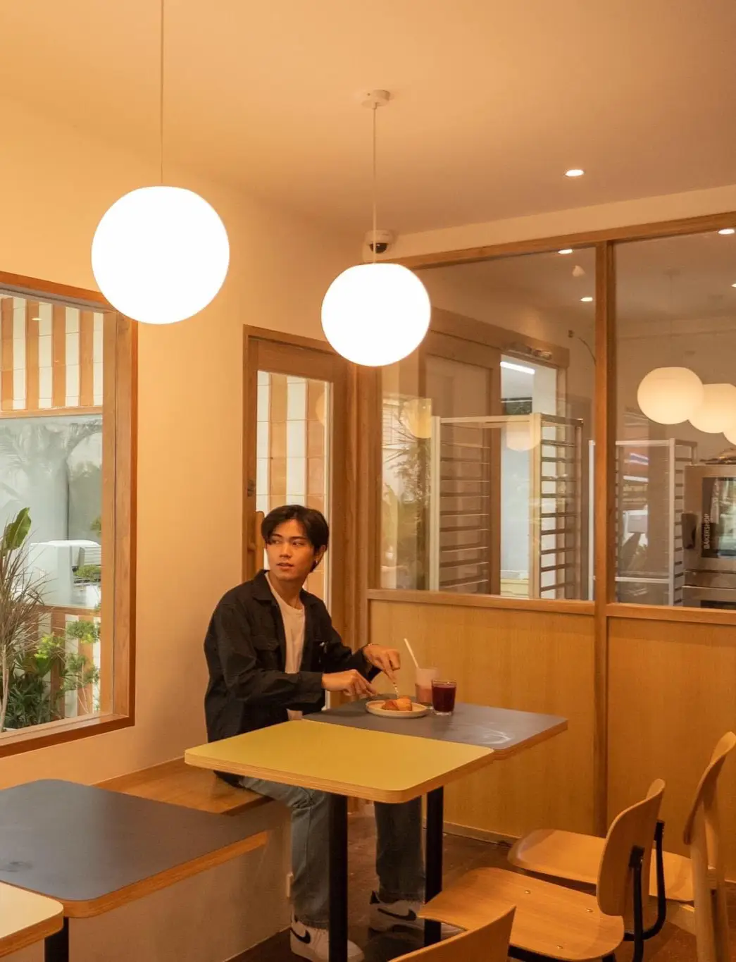 คาเฟ่อยุธยา ‘ Spring Bakehouse ’ 🥯🍴 | แกลเลอรีที่โพสต์โดย lbzero | Lemon8